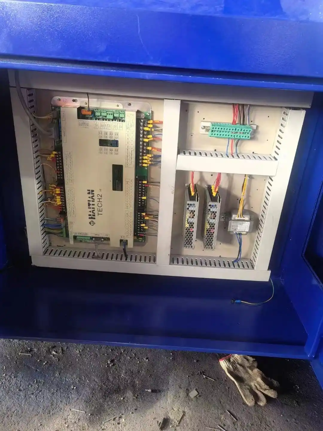 Third Generation Haitian Injection Molding Machine 380 Ton Servo Motor ...