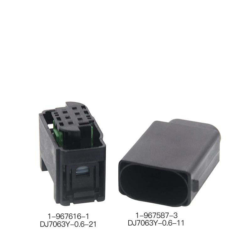 PBT-GF15 6 Pin TE Female Car Plug Wire Harness Connectors