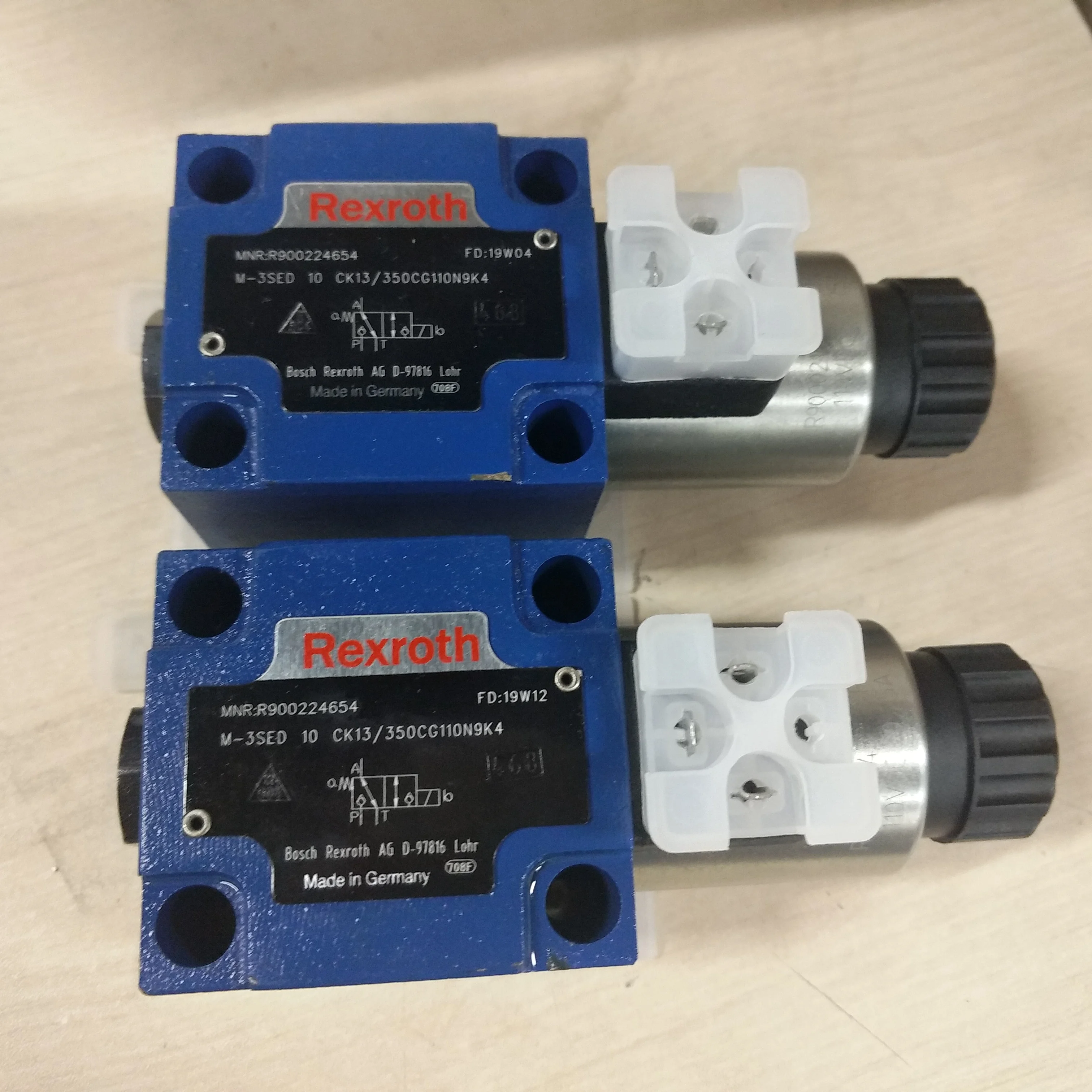 Rexroth Directional Solenoid Valves - M-3SED10CK1X/350CG110N9K4