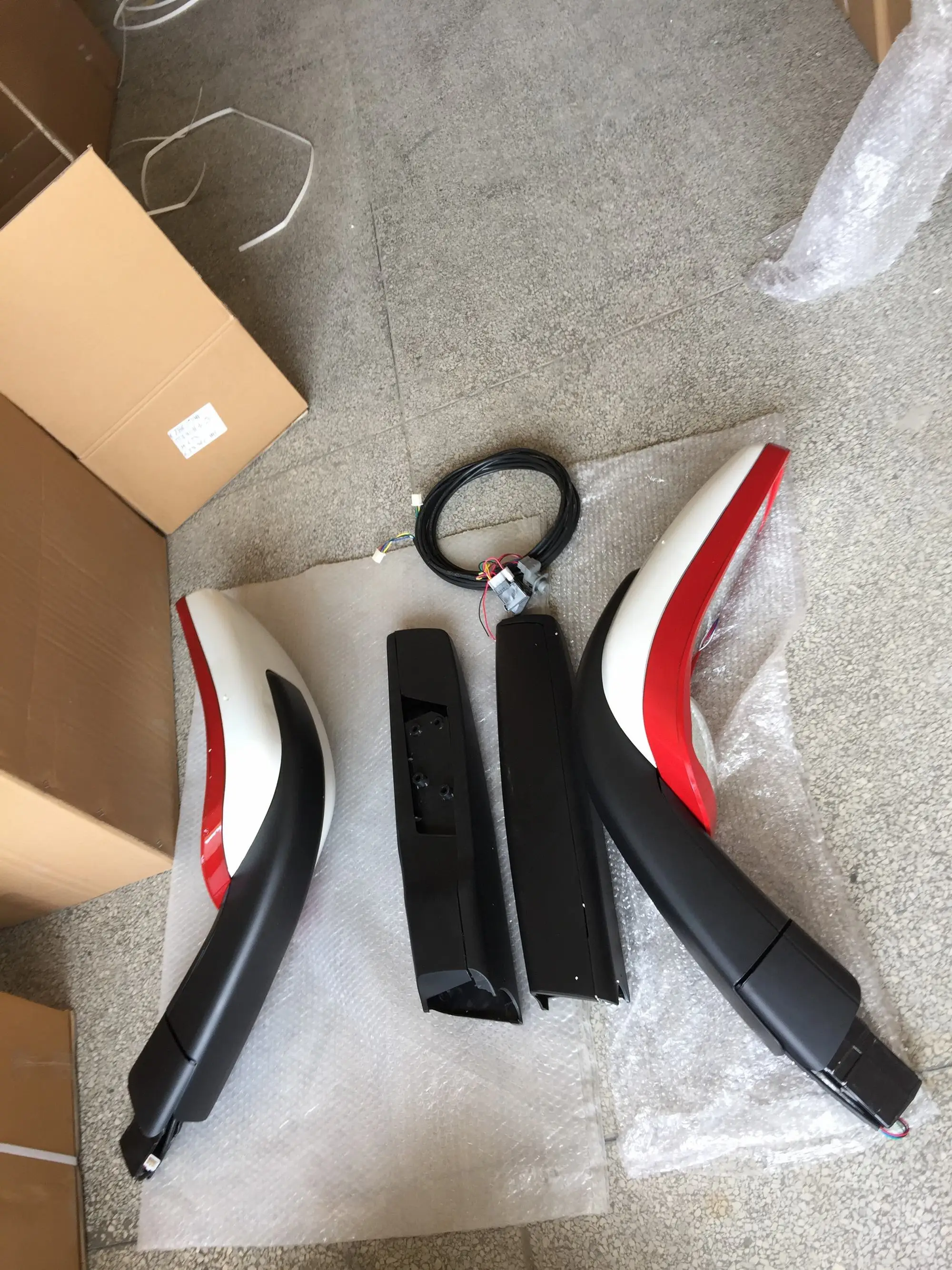 Coach Bus Side Mirror - Universal Rearview Mirror HC-B-11276