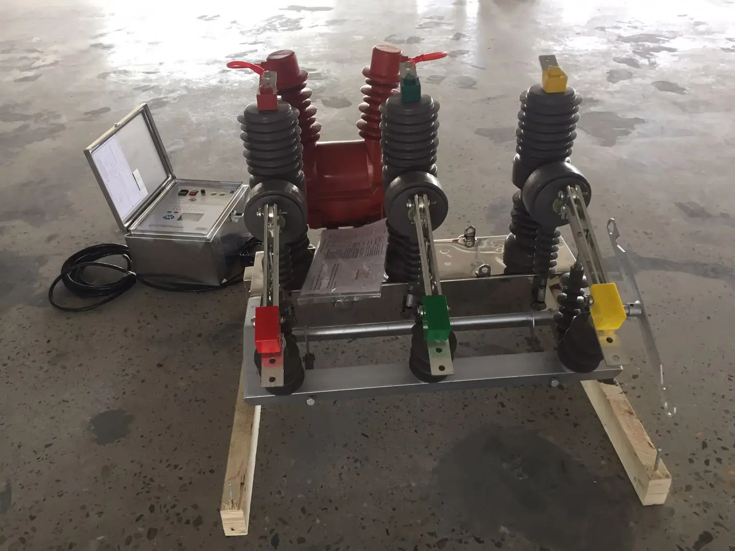 Automatic Sectionalizer Switch with Remote Control 11KV 630A, View ...