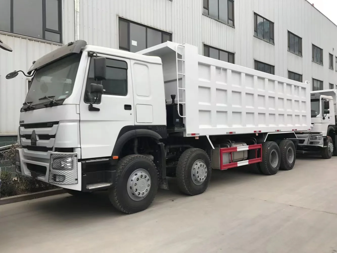 ZZ3317V3867B1 8X4 Ho Wo Tractor Truck - 400HP Dump Truck for ...