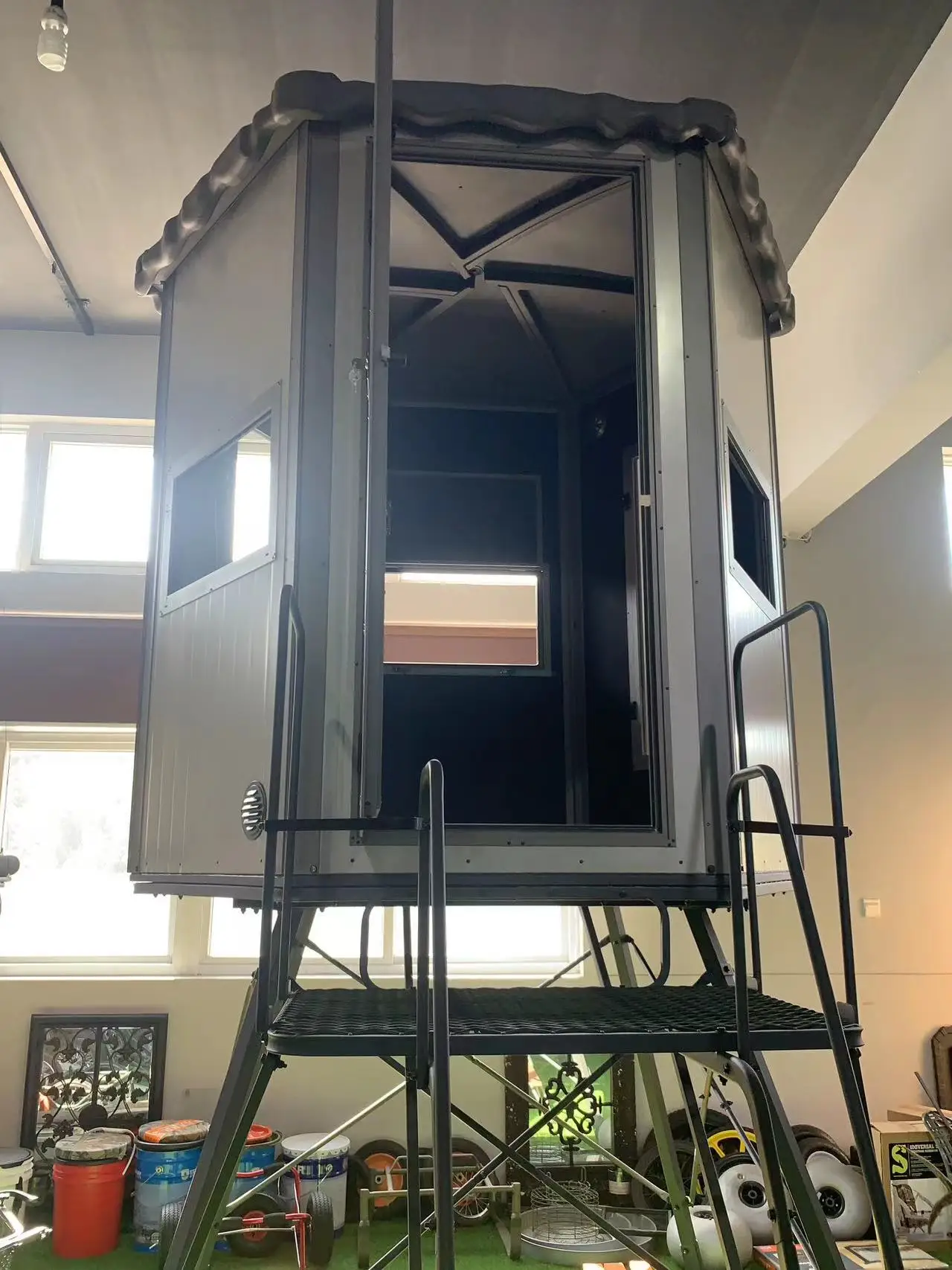 Elevated Hunting House/hunting Blind Tower/deer Hunting Blind - Buy ...