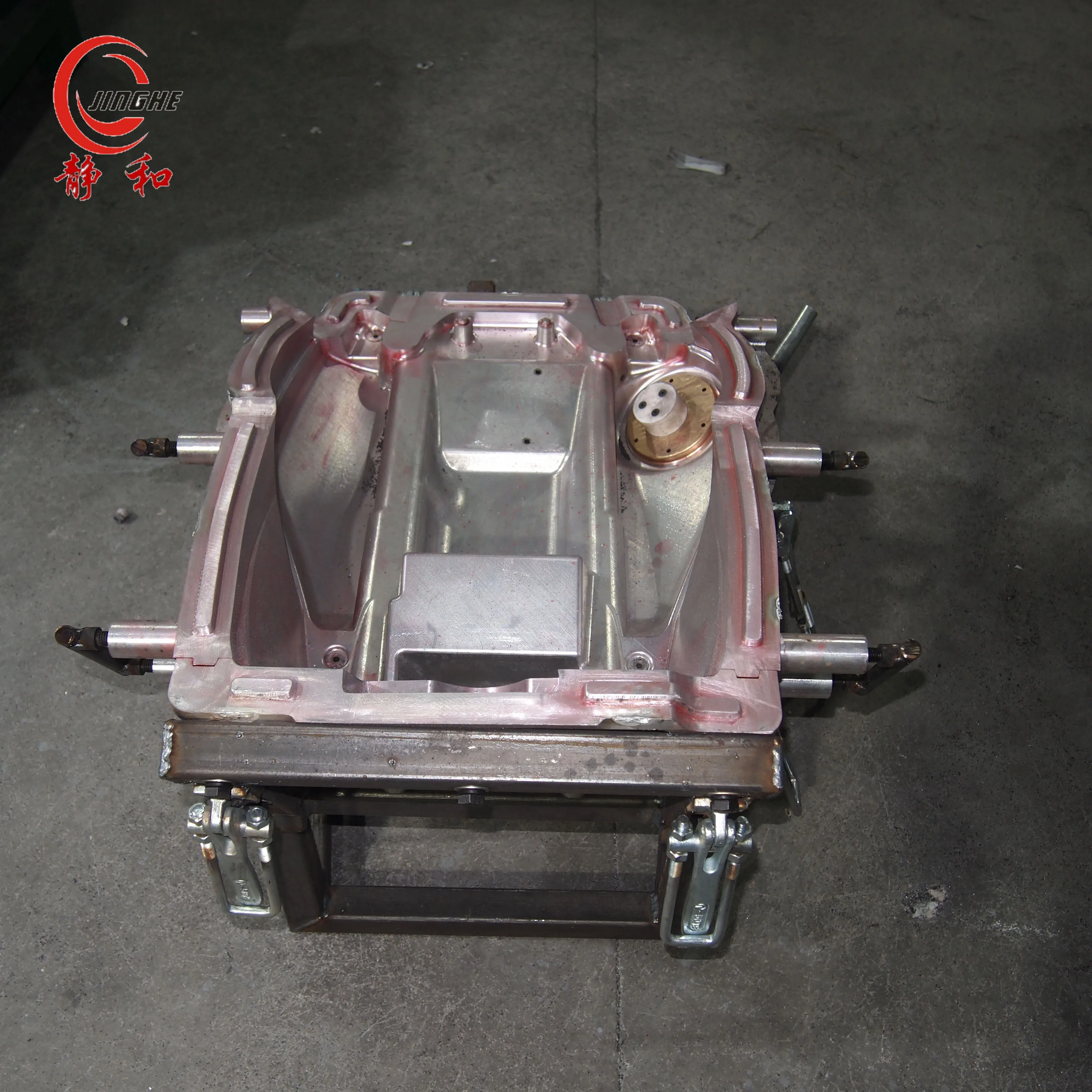 Rotomolded Vehicle Mould Cart Durable Rotomolding Technology for ...