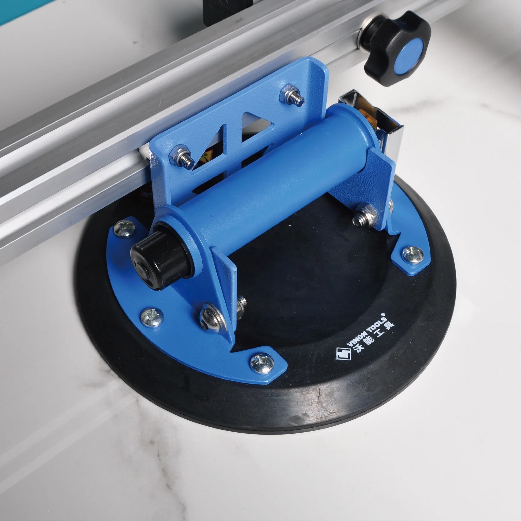 Efficiently Carry Large Format Tiles with VINON Tools