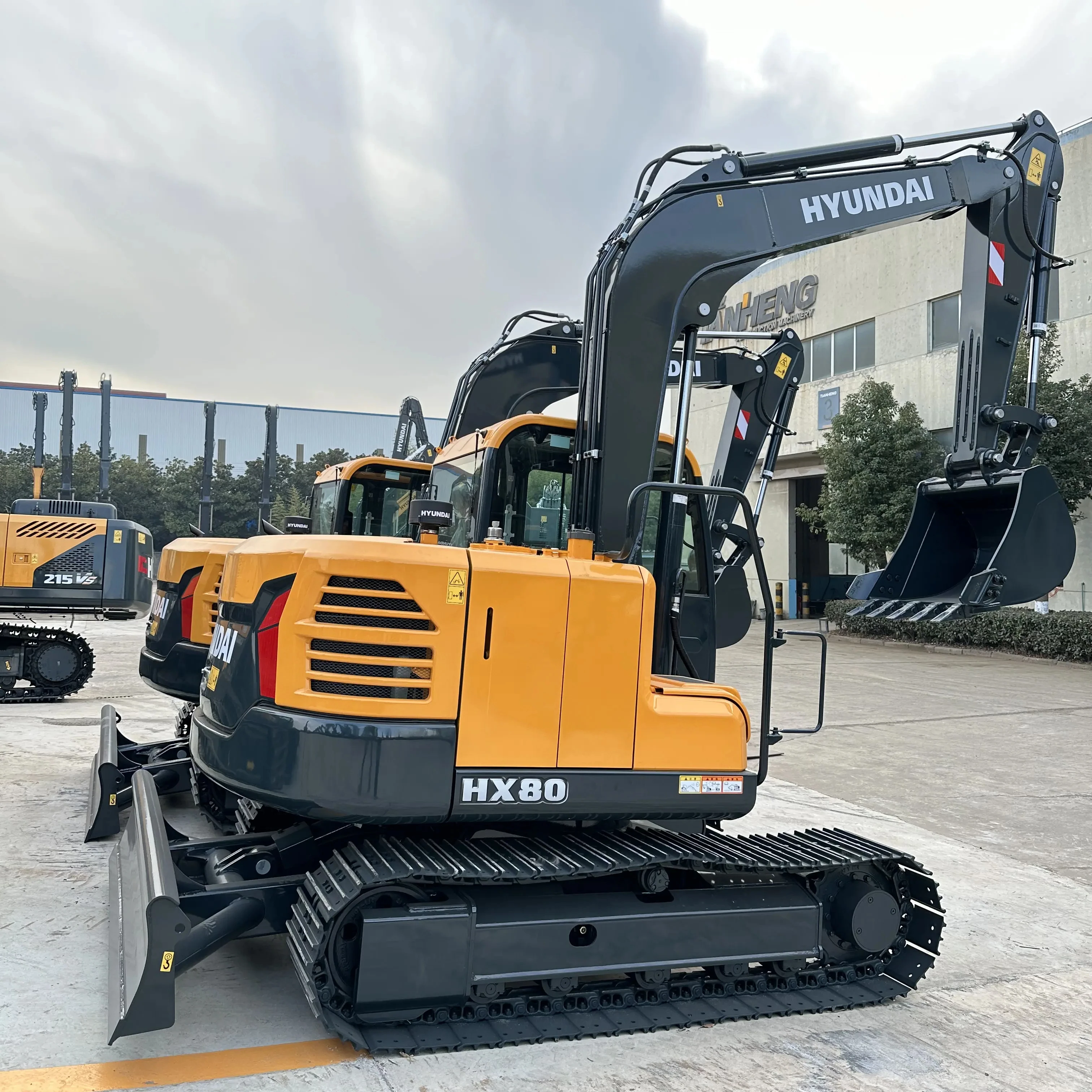 Multi Function New Modern Hx80 Excavator Accident, 8 Tons of Small ...