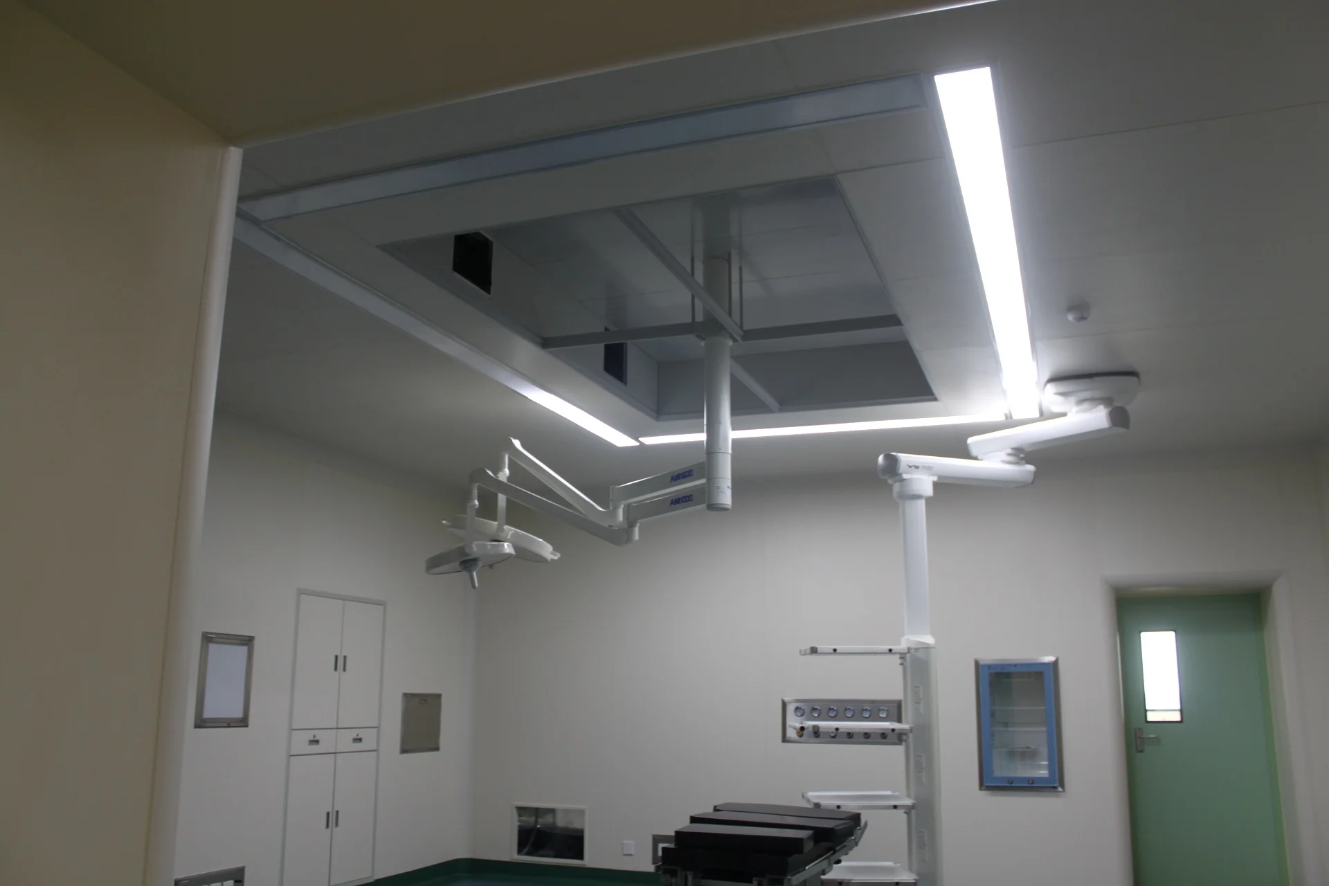 Gmp Standard Hospital Operation Room Class I/ii/iii Air Ceiling With ...