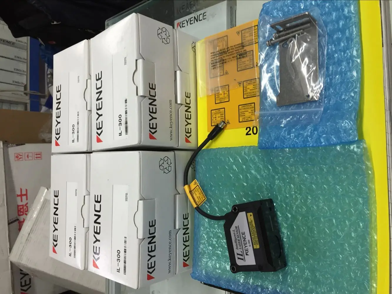 KEYENCE IL-600 CMOS 다기능 아날로그 레이저 센서 헤드 새로운 원본| Alibaba.com