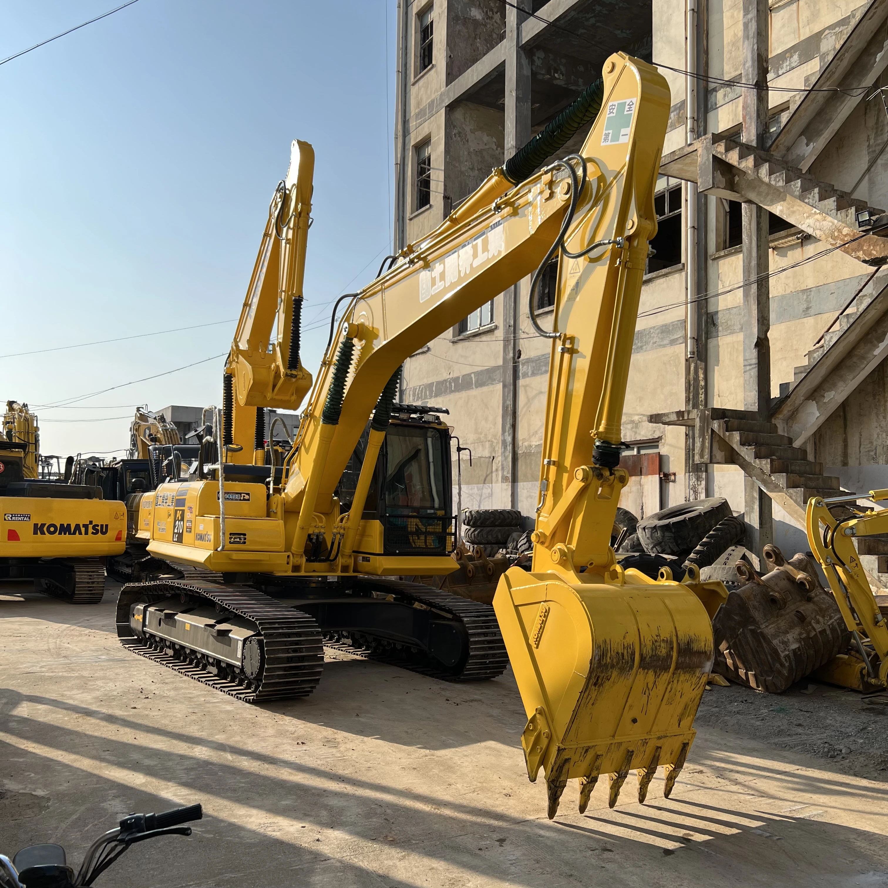 Japan Original Earth Moving Crawler Excavator Used Komatsu Pc210 ...