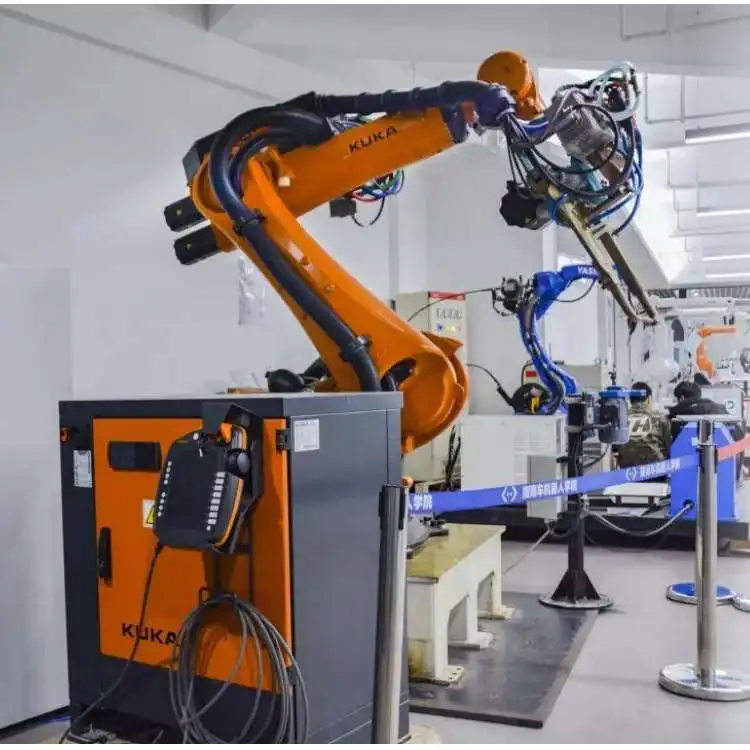 Kuka Robotic Arm 6 Axis KR 70 R2100 for Automated Pick and Place