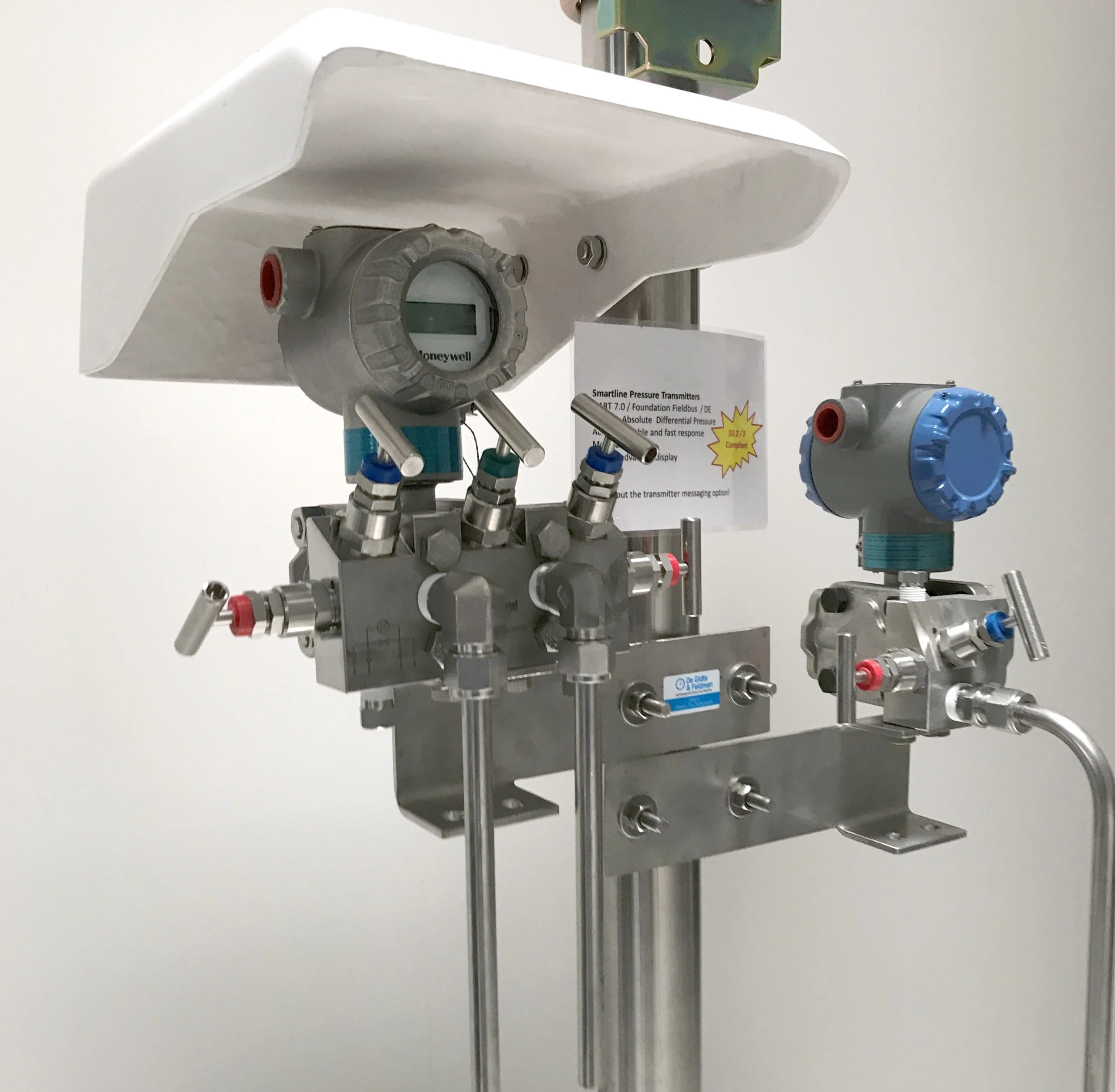 Honeywell ST700 Pressure Transmitters - Precision & Reliability