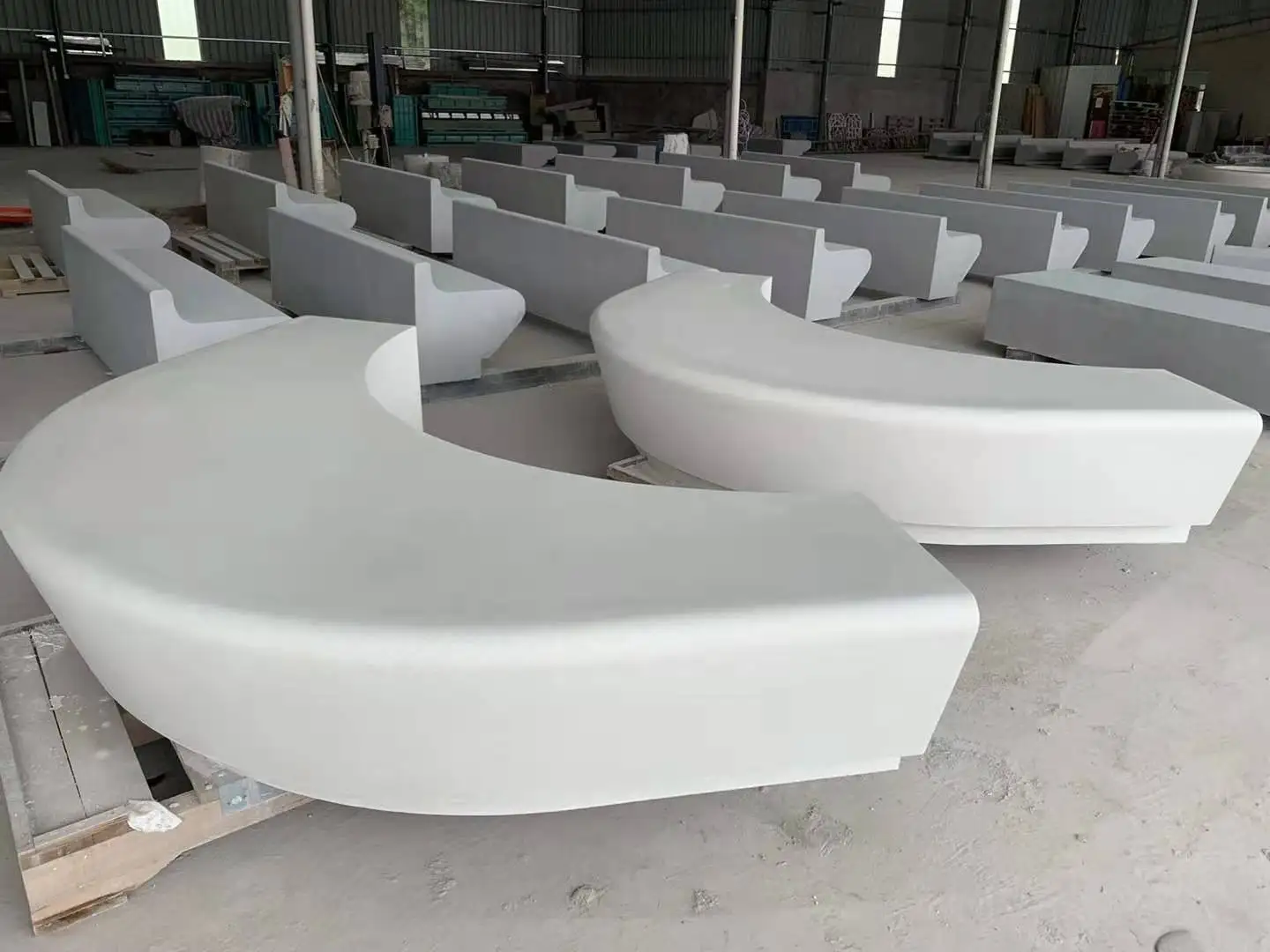 GRC Precast Concrete Polished Pebble Seat with Beeswax Colour