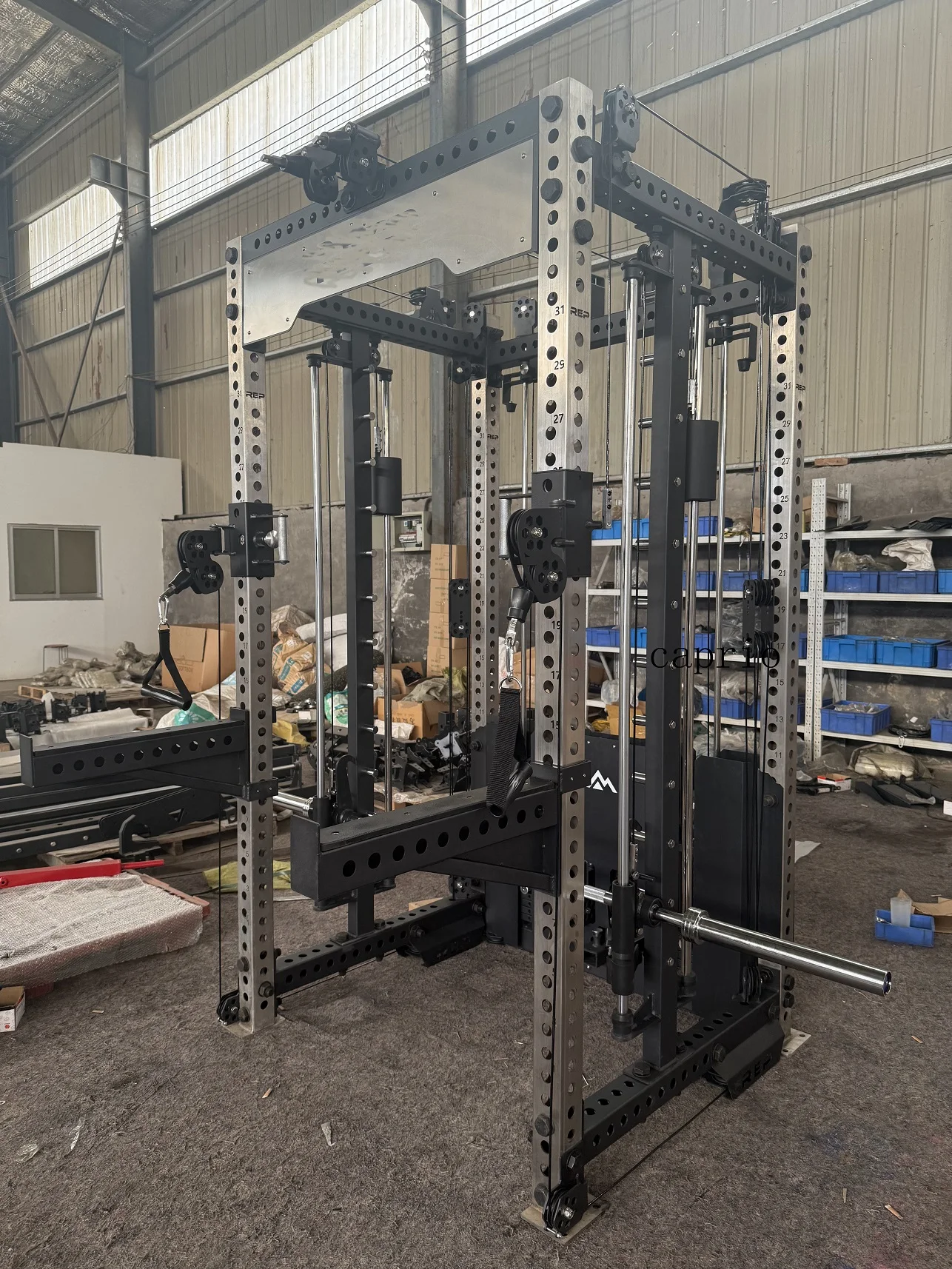 Caprio Smith Machine - Versatile Strength Training Equipment