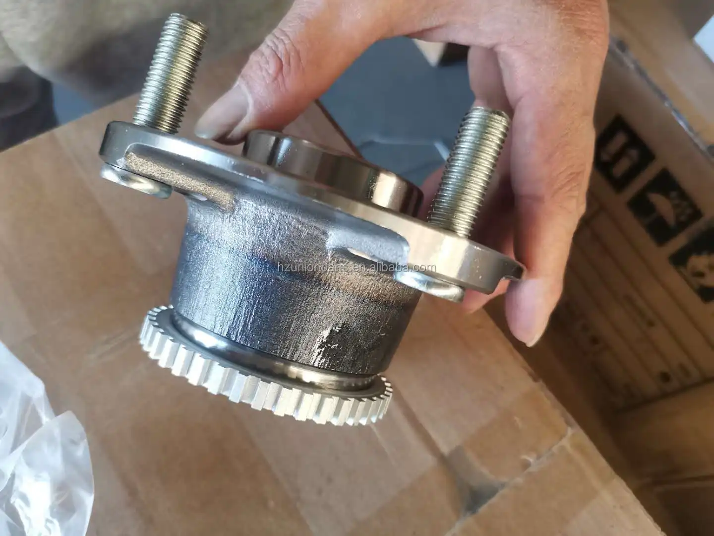 OEM 24510321 for Chevrolet N300 - High Quality Front Wheel Hub ABS