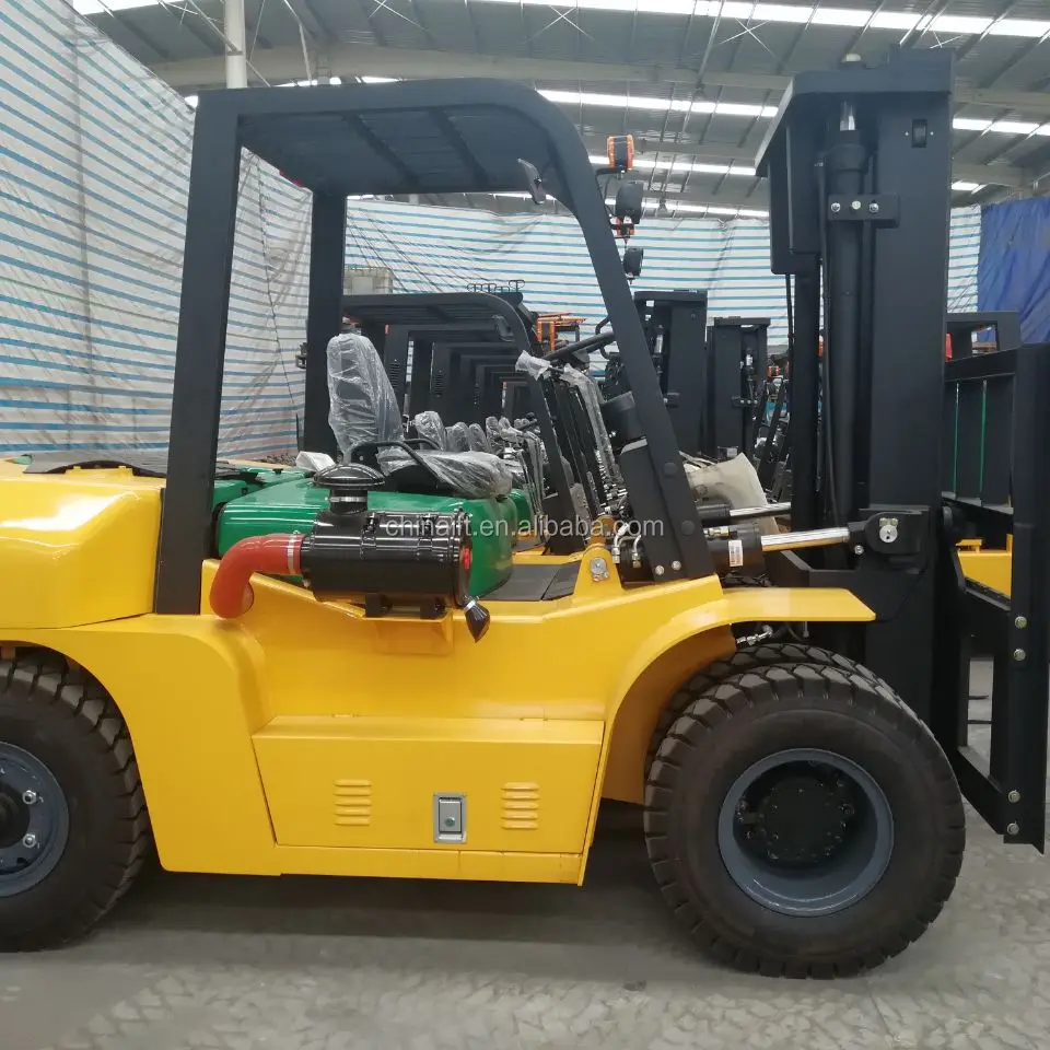 SHANTUI 5 Ton Diesel Forklift - Efficient Container Lifting
