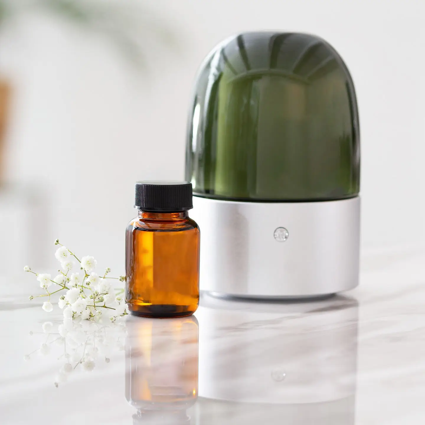 Smart Aroma Diffuser - 60ml Capacity, App-controlled