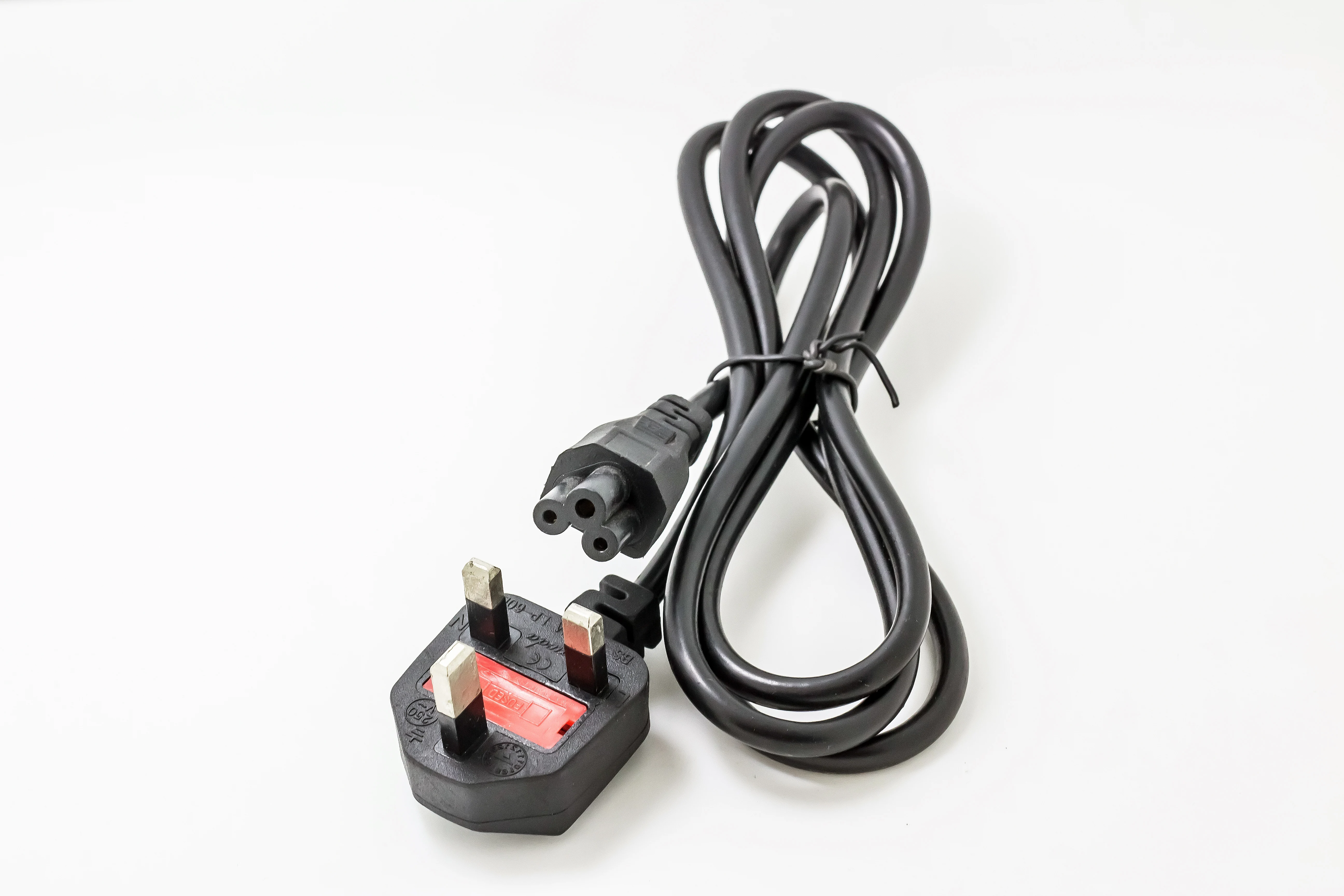 UK 3 Pin Plug to IEC C13 Kettle Lead Power Cord by VELLYGOOD