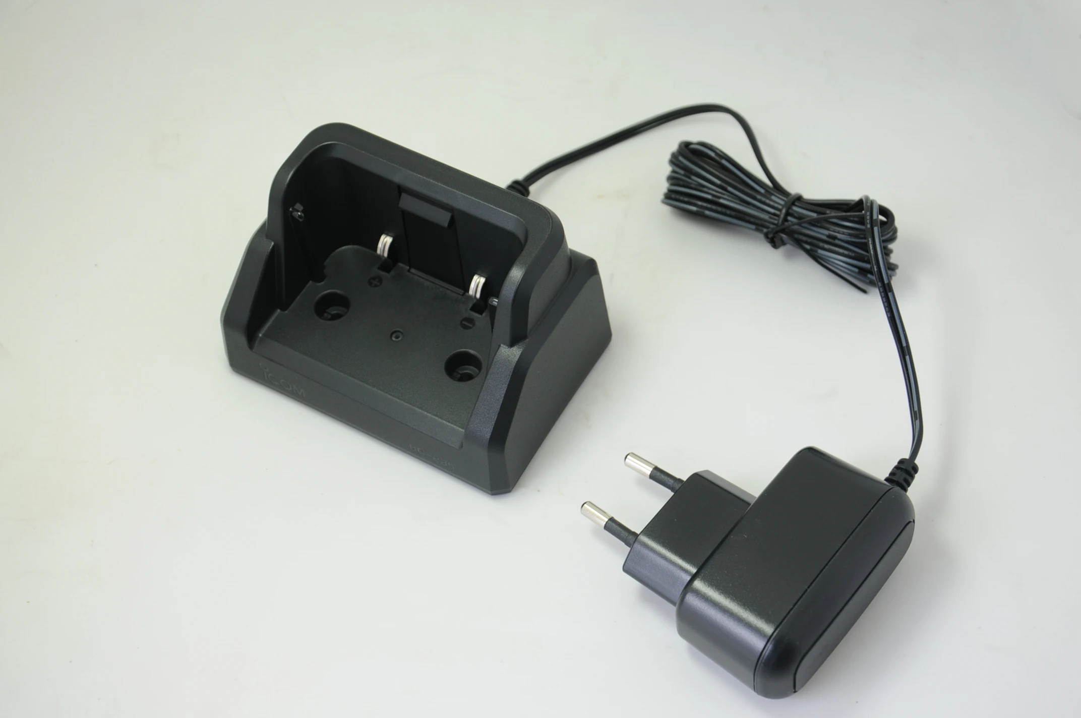 Icom IC-M37 VHF Marine Radio - Reliable Walkie Talkie