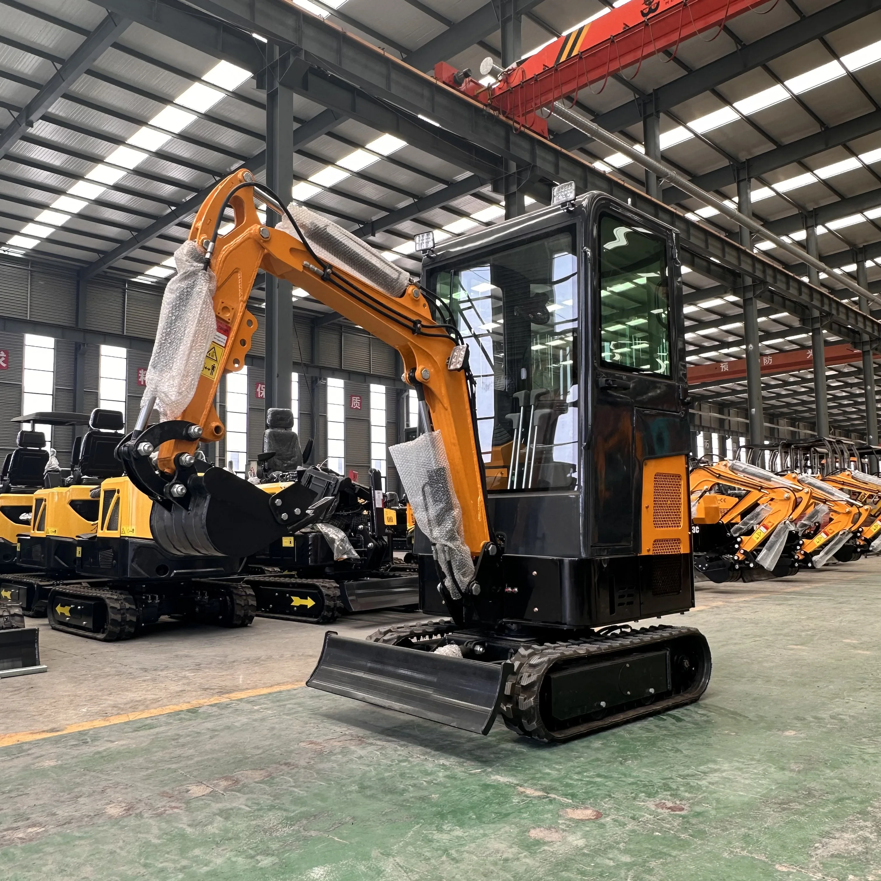 Hightop HT15 Mini Excavator with Heated Cab - 1.5 Ton Crawler Digger ...