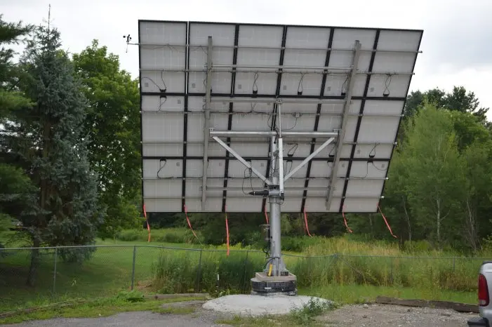 Stracker Dual Axis Solar Tracking System With Solar Panels And