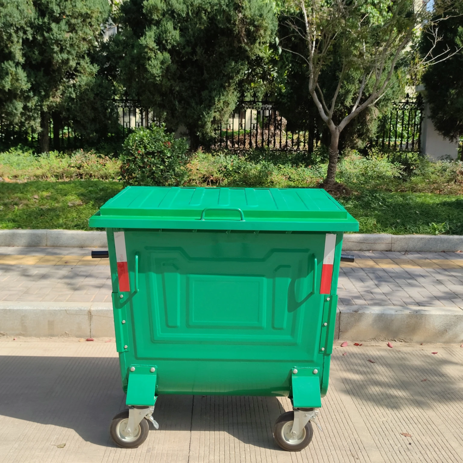 770L Galvanized Metal Garbage Waste Bin Trash Can - Durable & Sustainable