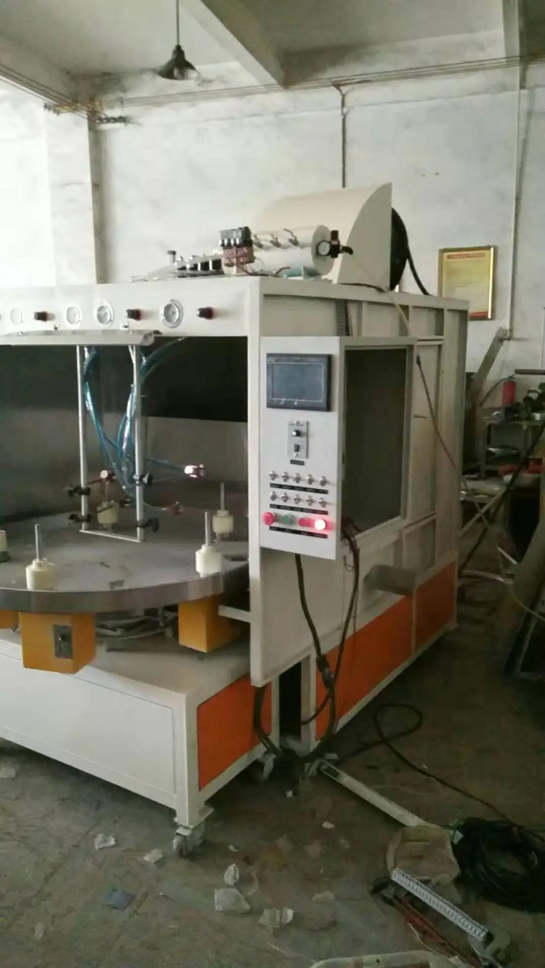 Yutai Multi-Stations Spray Booth for Automatic Glaze Spraying