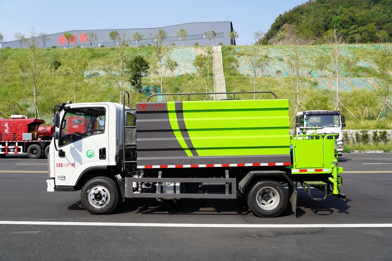 Surfacing Paver Asphalt Pavement Slurry Sprayer Machine Paver For Road ...