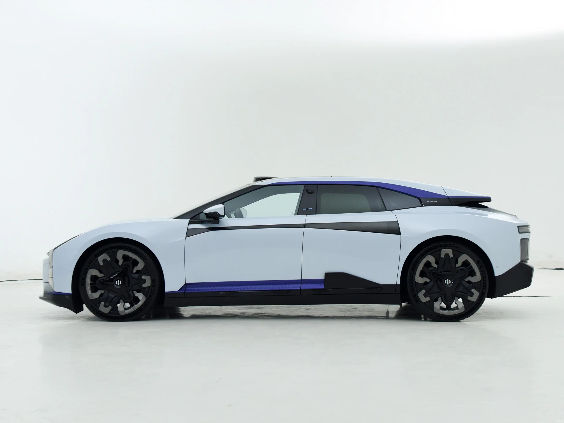 2023 Ev Car 705km Endurance Hiphi Z - Dual Motors & 4WD
