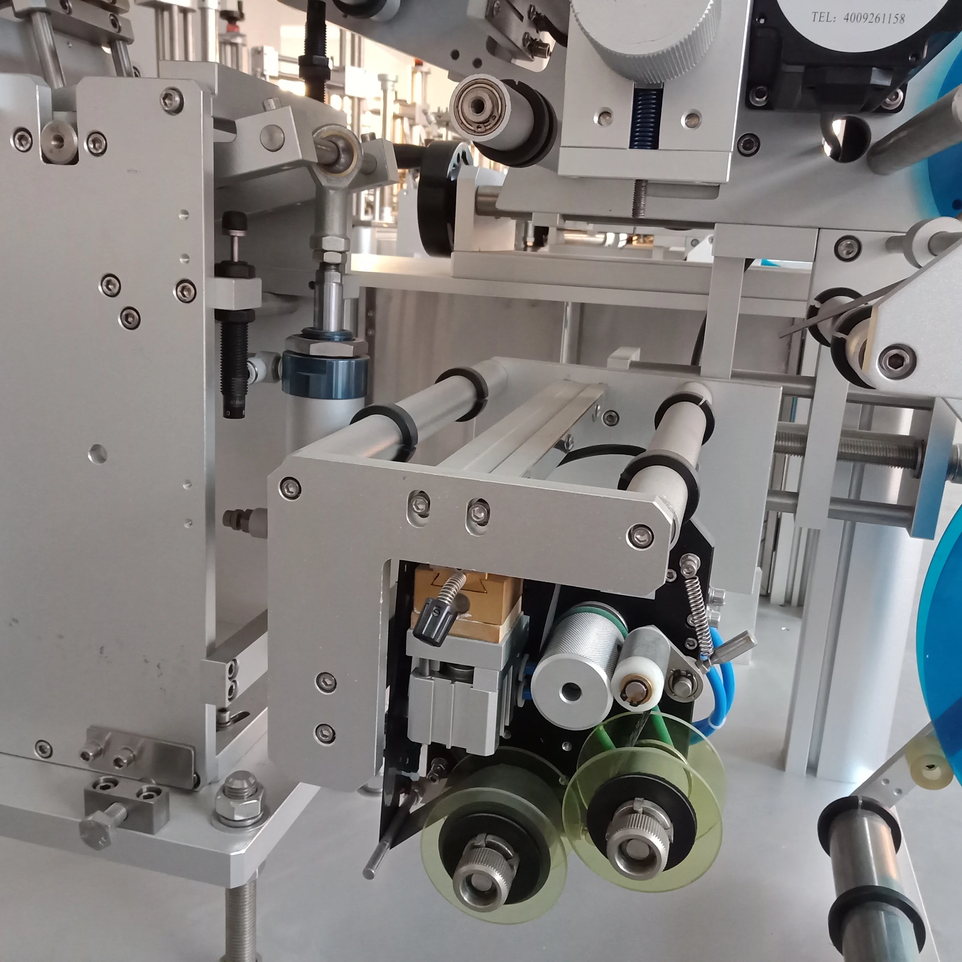 Ny-836 Automatic Labeler Machine For Jelly Bar Neck And Usb Electrical ...