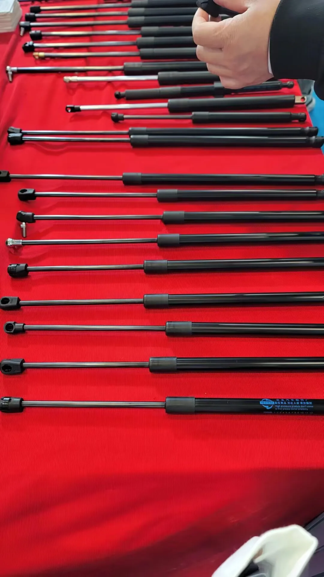 Custom Hood Modified Support Rod Gas Spring for Nissan Navarra D40 ...