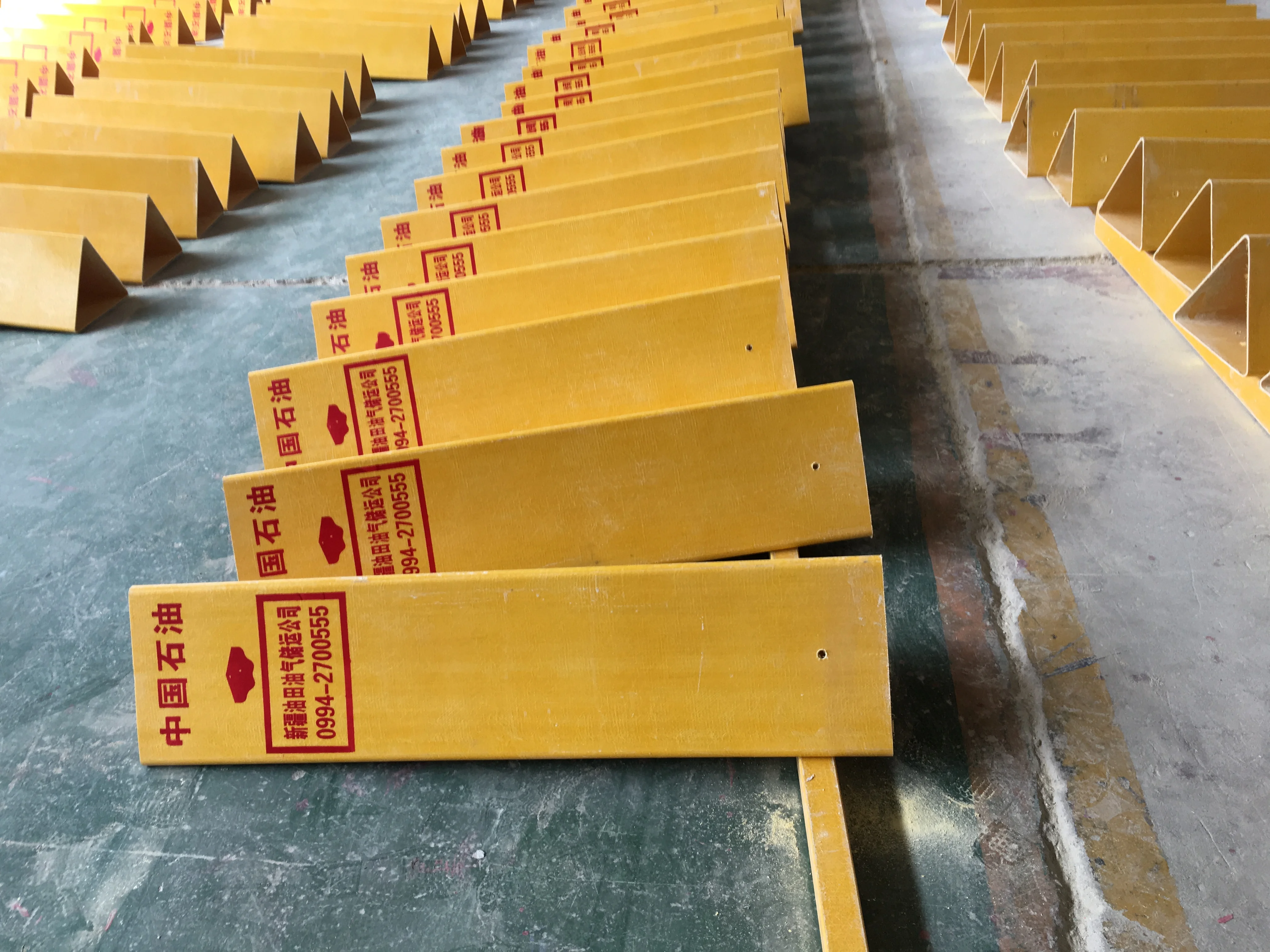 Glass Fiber Reinforced Plastic Frp Square Sign Pile & Warning Marker ...