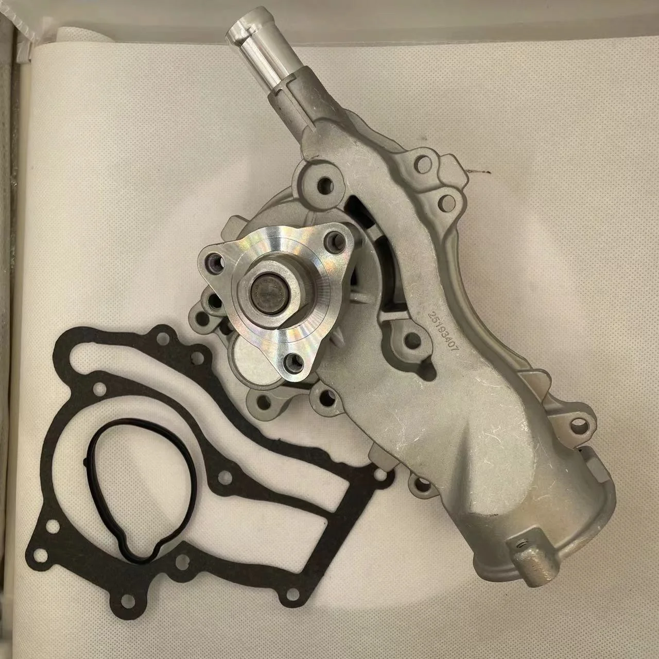 Engine Coolant Water Pump For Chevrolet Cruze 25192709 55484625 ...