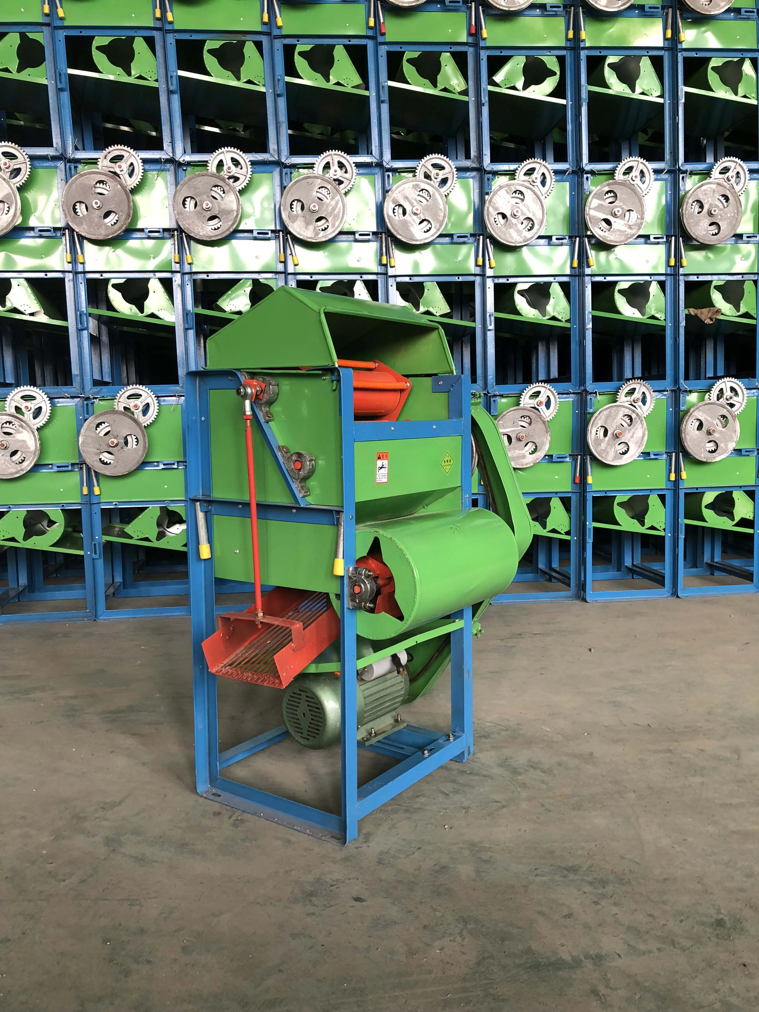 Groundnut Picker Harvester Thresher for Efficient Peanut Picking