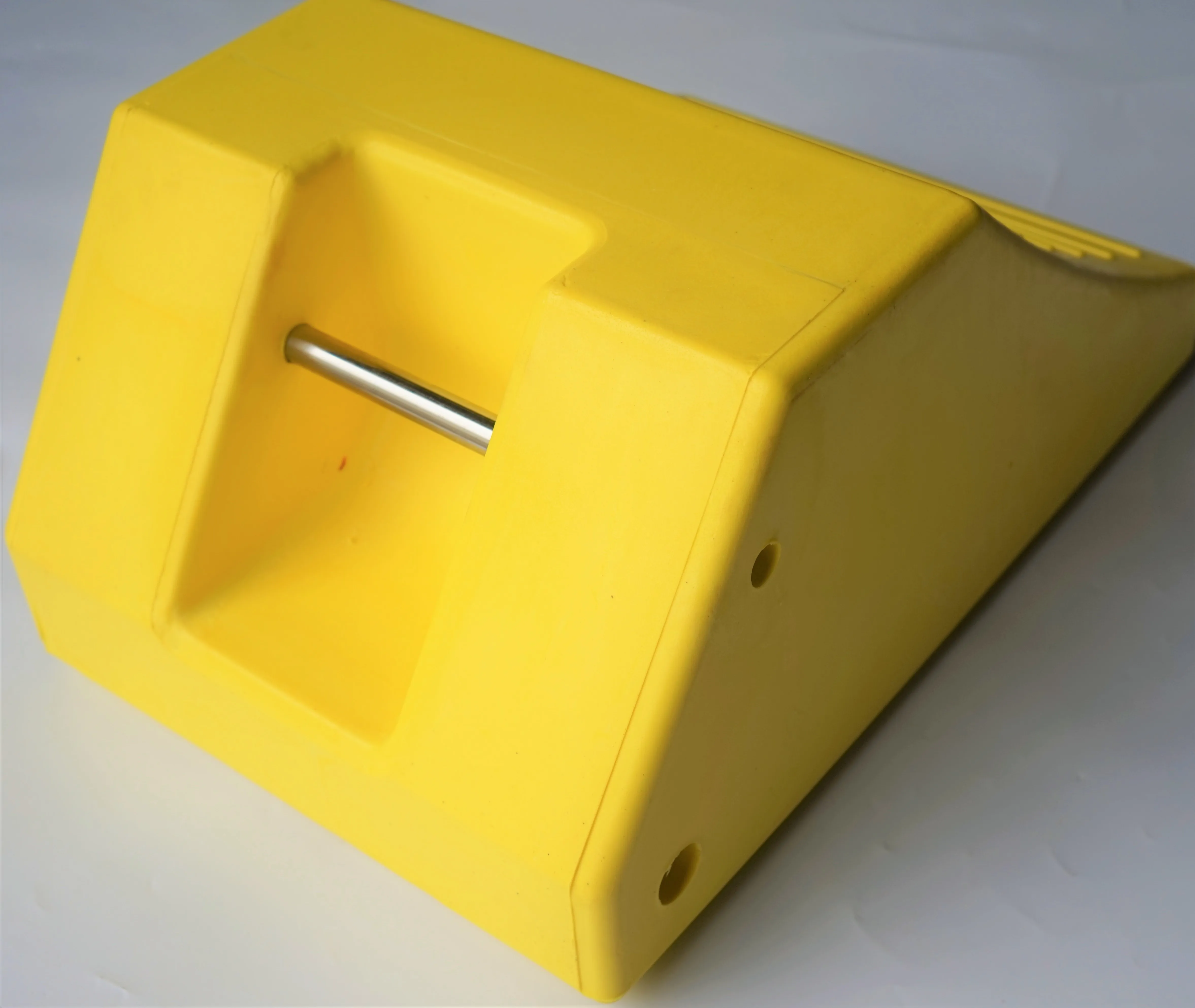 OEM Loading 250tons Vehicle Equipment Heavy Truck Wheel Chock