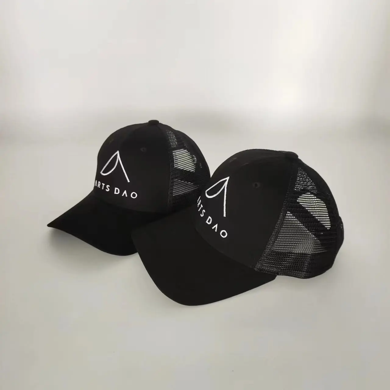 6 Panel Embroidery Logo Mesh Trucker Cap All Black Custom Logo Cotton ...