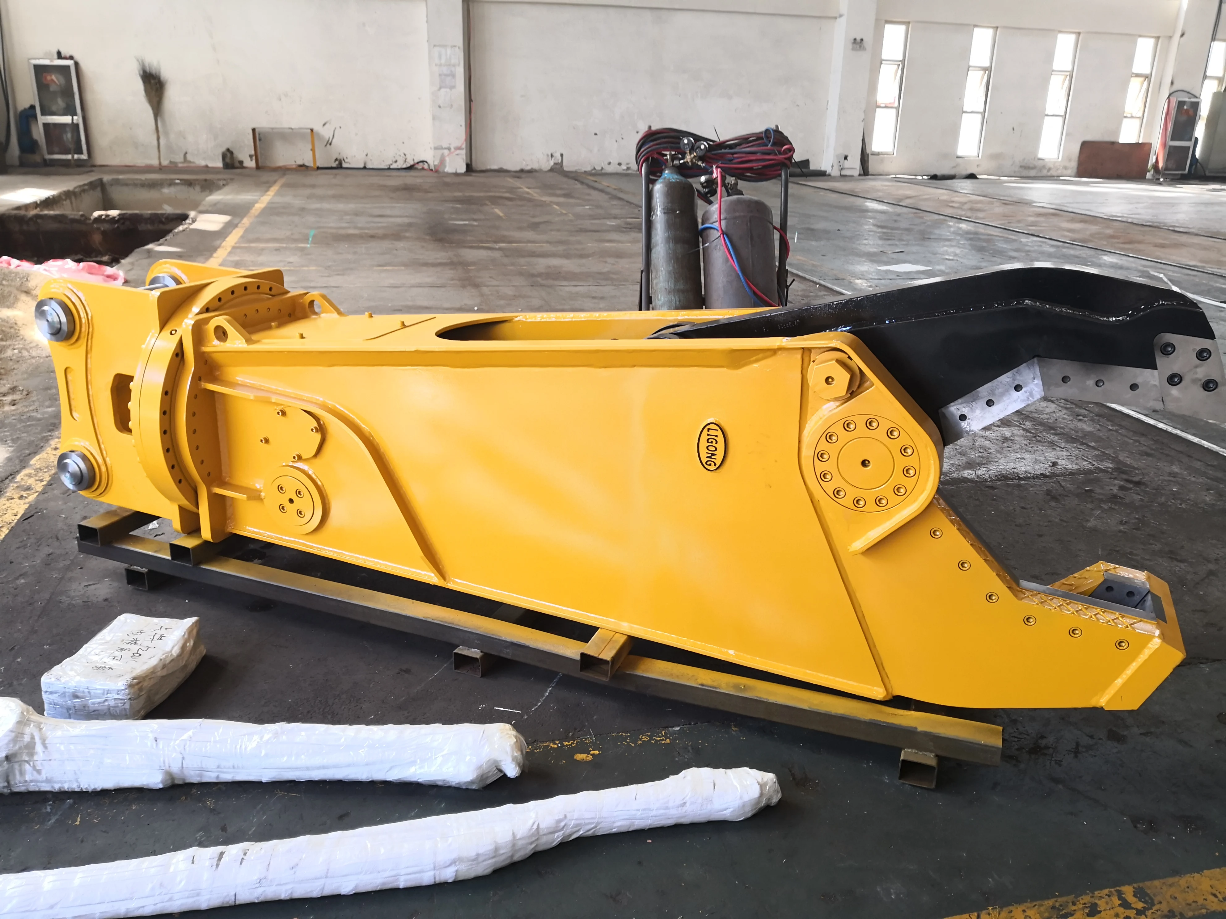 Ligong Brand L06 Hydraulic Demolition Shear For Liebherr 312 For ...