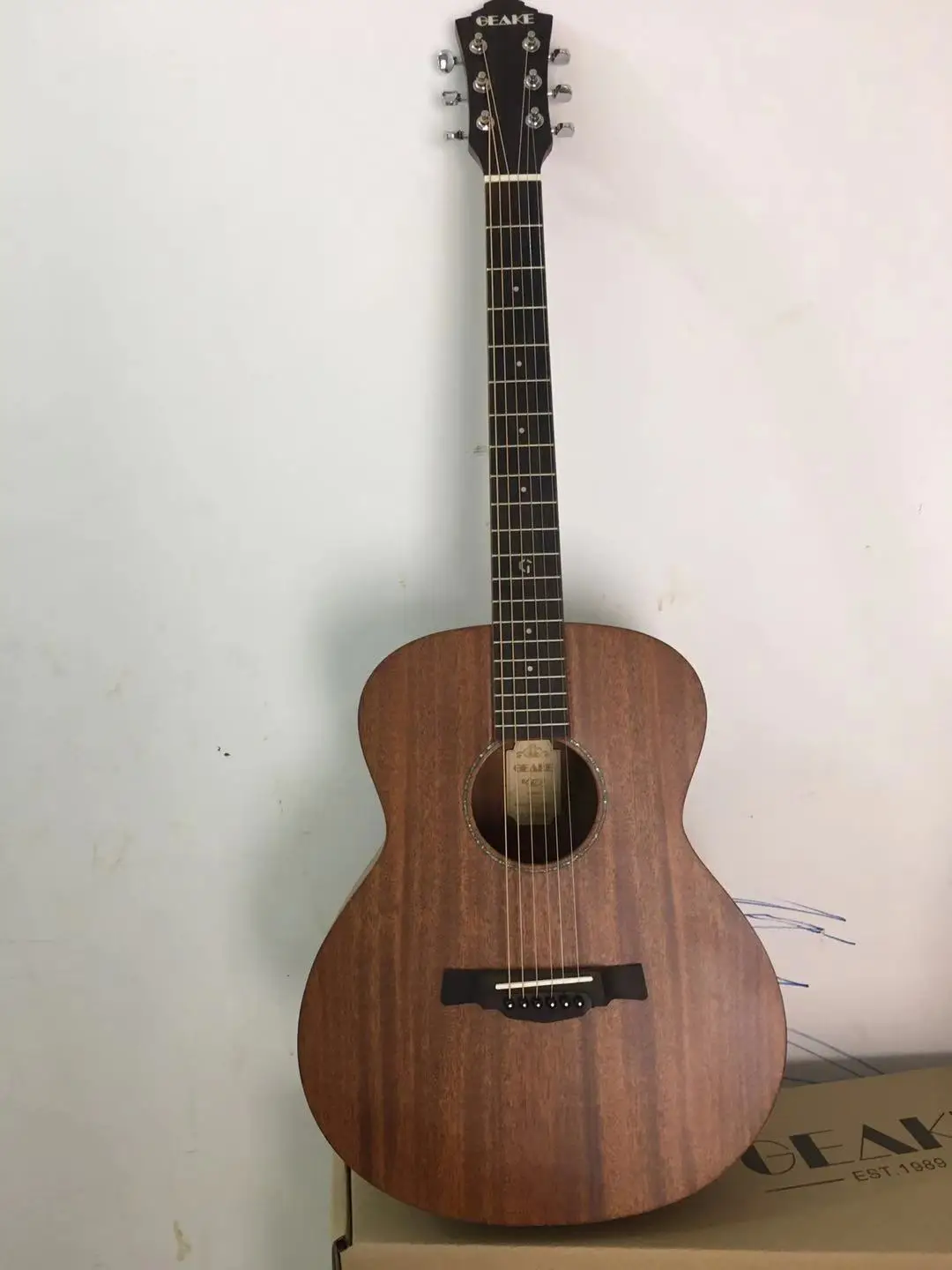 Geake 36-Inch Top Solid Mahogany Travelling Guitar S-36A