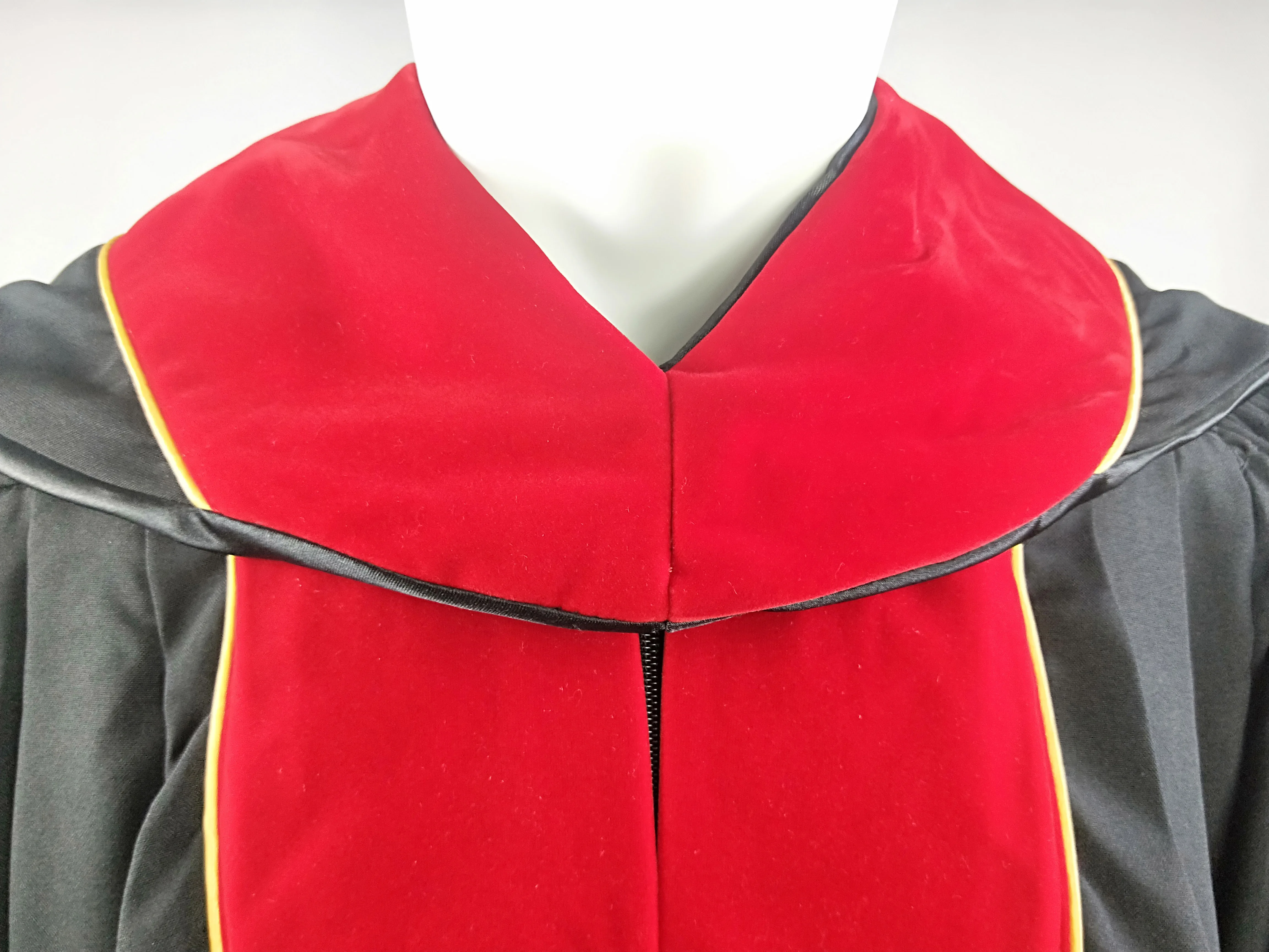 Customized Doctoral Graduation Gowns - Classic & Fashionable