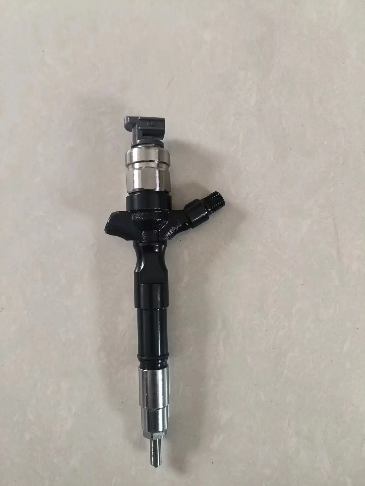 Common Rail Diesel Fuel Injector 295050-0100 2367030190 23670-30190 for ...