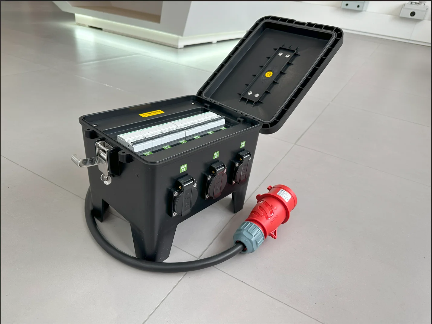 32A 3 Phase Input UK British Type Electrical Portable Outdoor Power ...