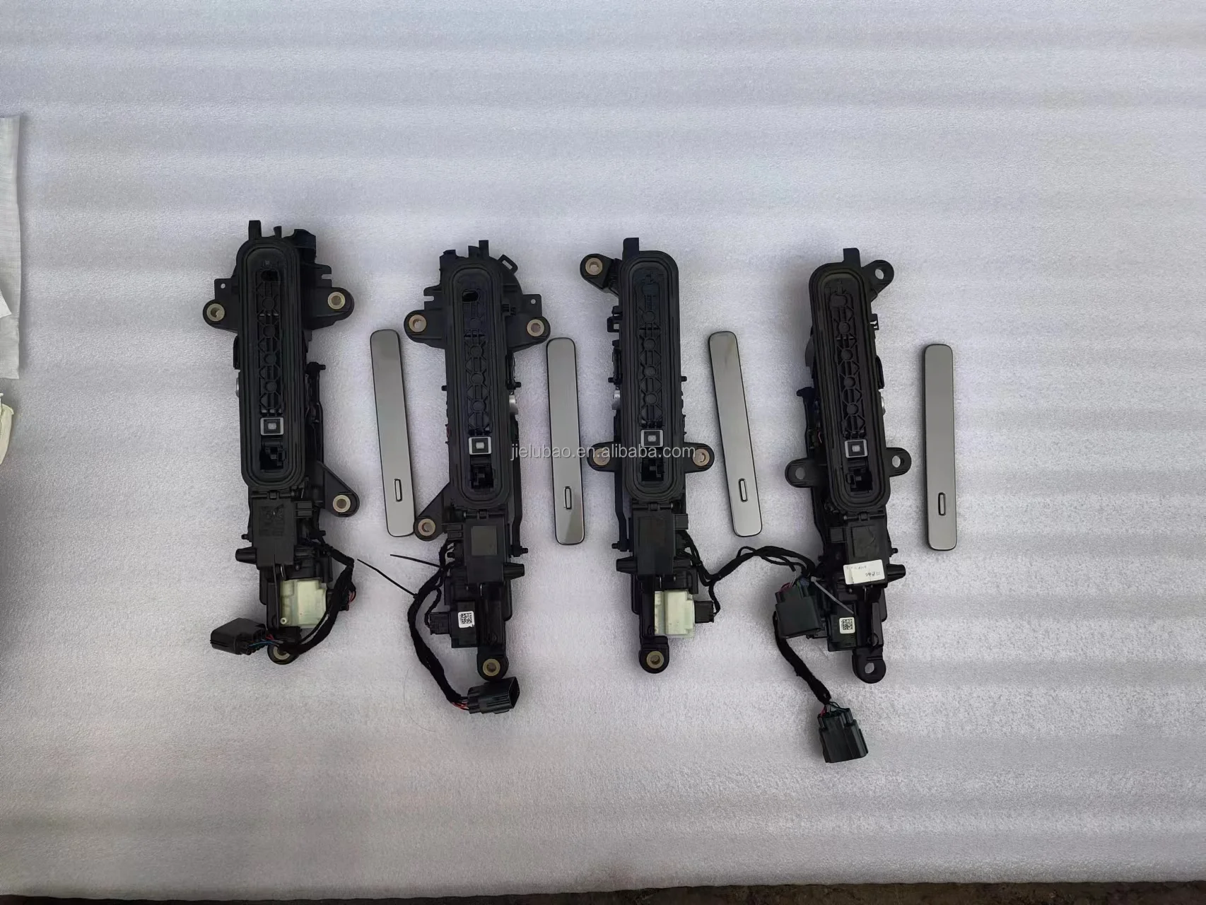 Land Rover Pull Seat LR135315 LR144892 LR144885 LR135556 LR178921 ...