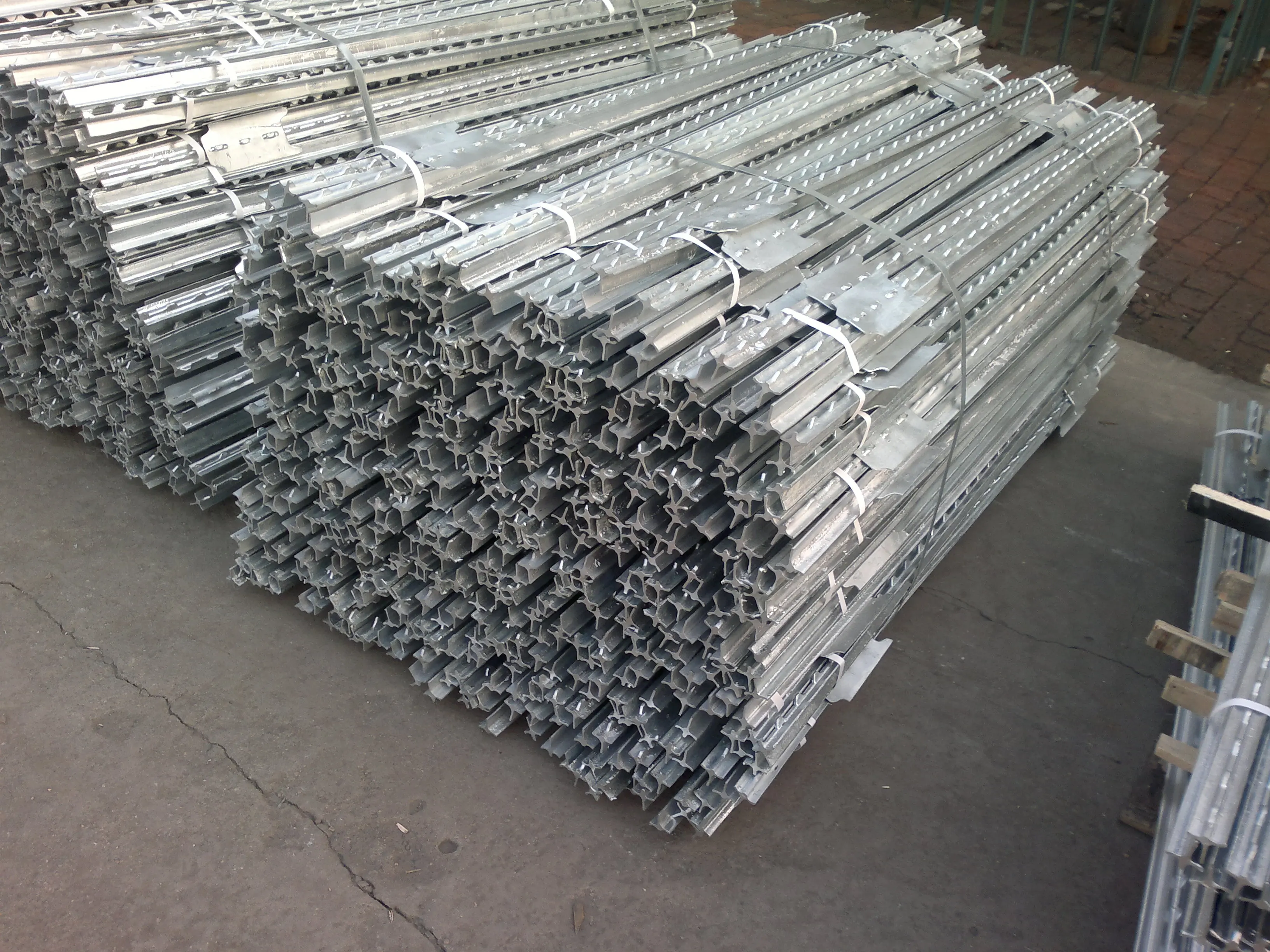 High Quality 12 Foot Galvanized Metal Fence Posts Easy Installation ...