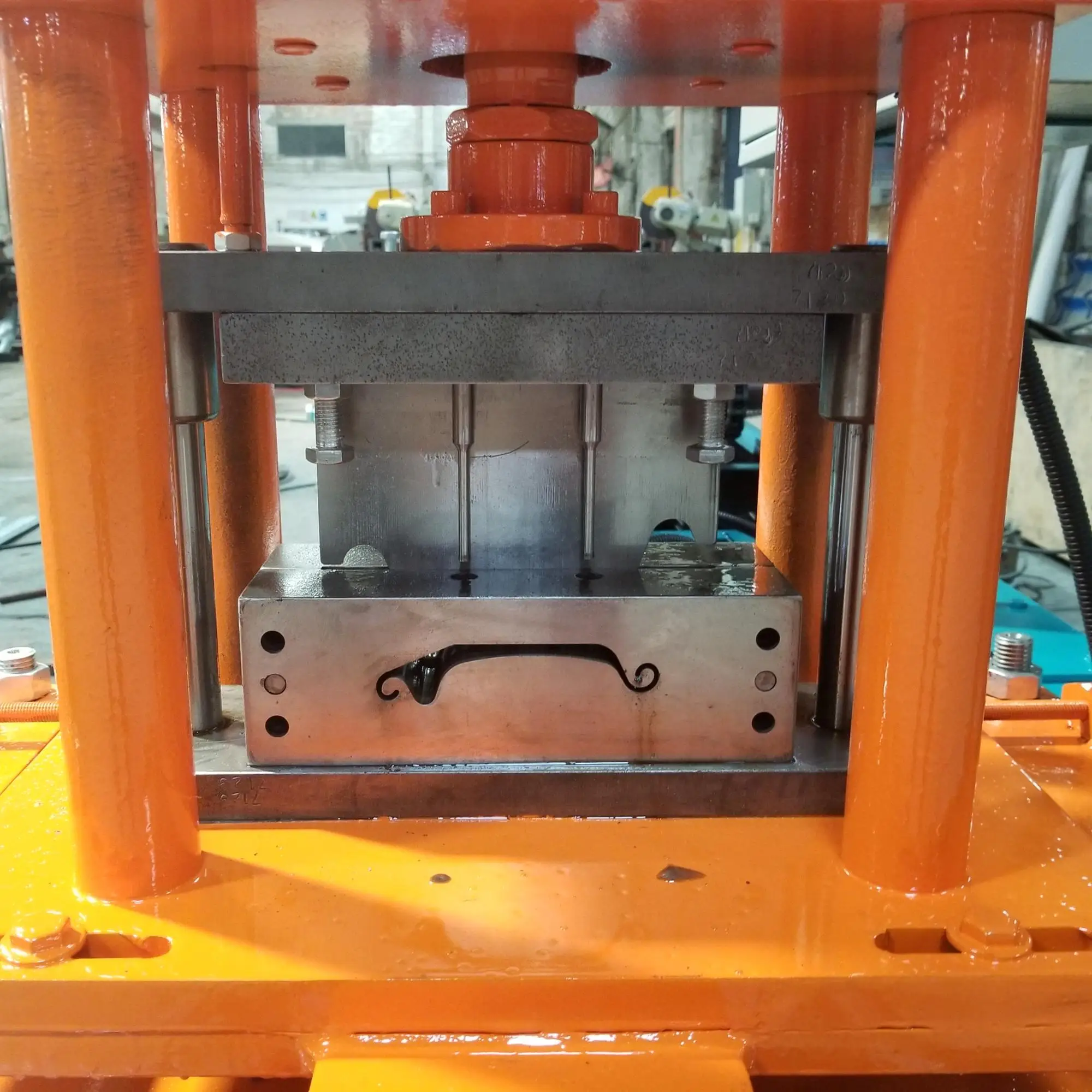 Roller Shutter Garage Door Profile Roll Forming Machine Galvanized Metal Roll Shutter Roll ...