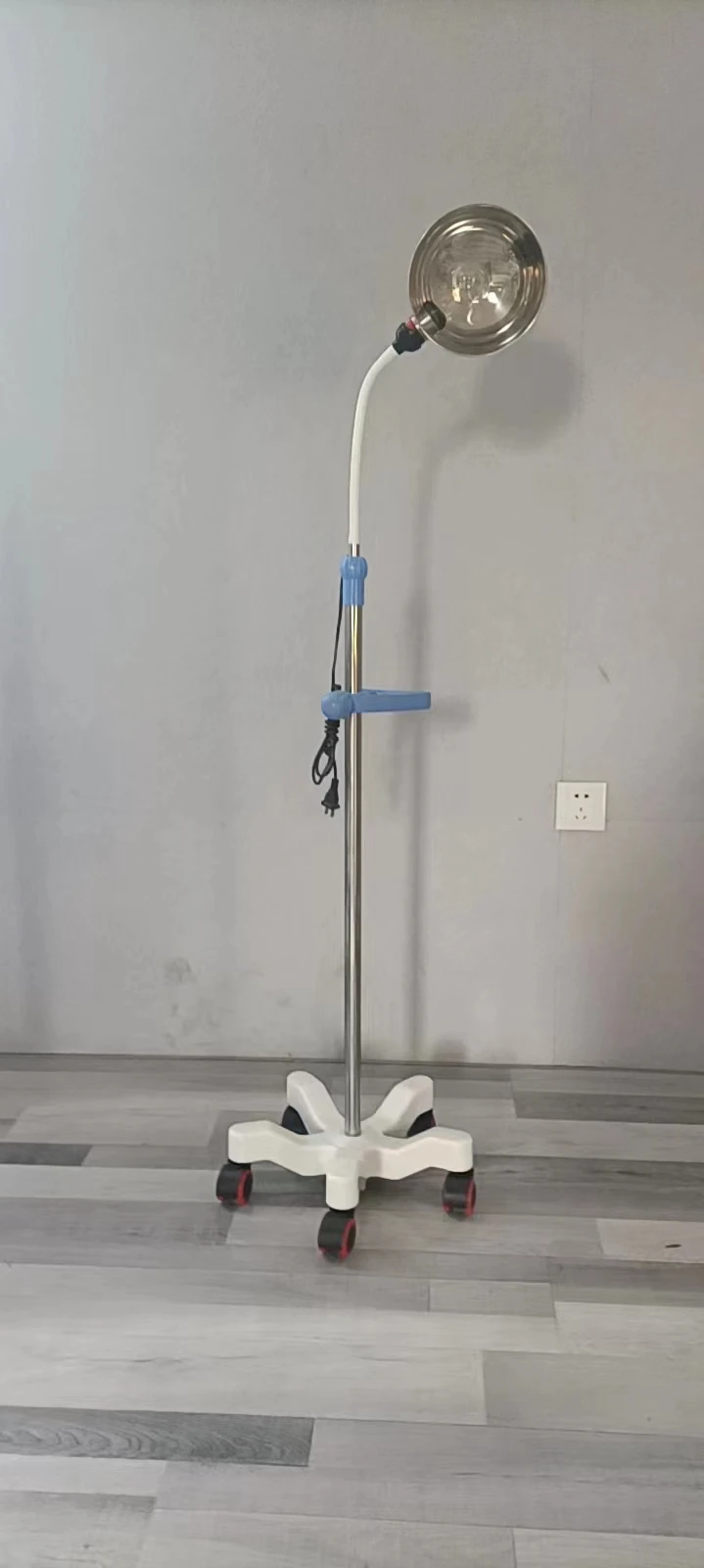 Adjustable Stainless Steel Reflective Lamp Gynecological Examination ...