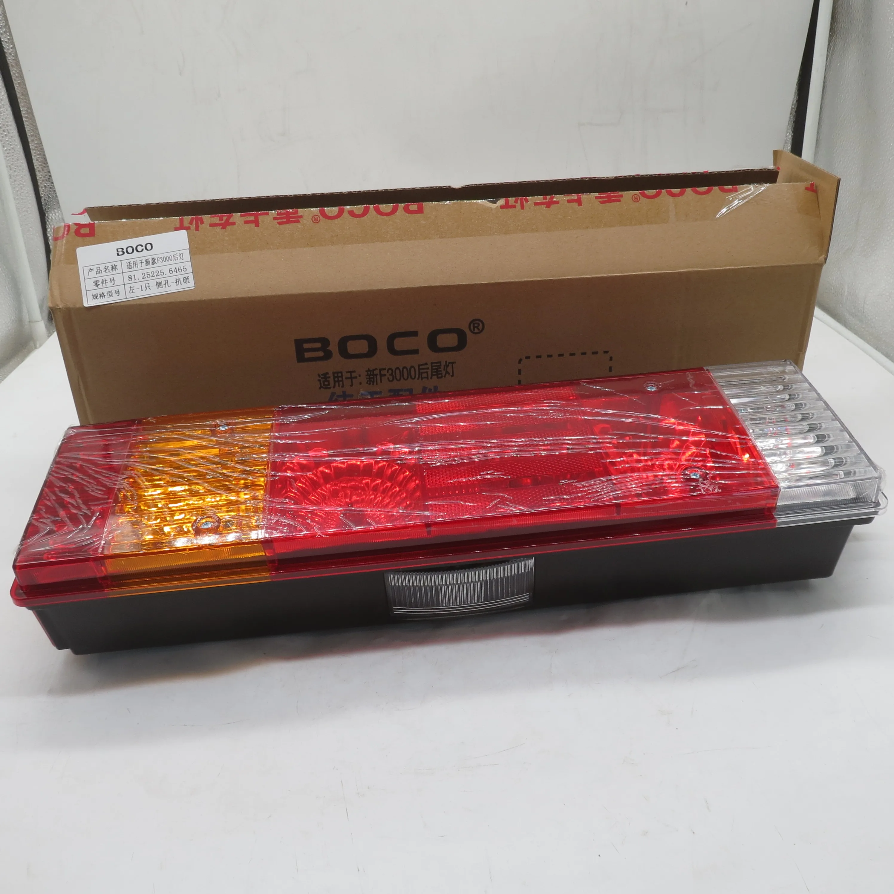 트럭 및 자동차 자동차 부품 F3000 후방 테일 라이트 81252256465 후방 테일 램프 81.25225.6465 ...