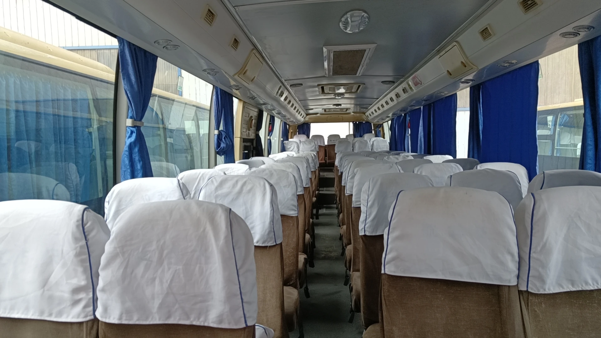 70 Seater Coach Bus Luxury Tour Passenger Coach 70 Seater Bus For Sale ...