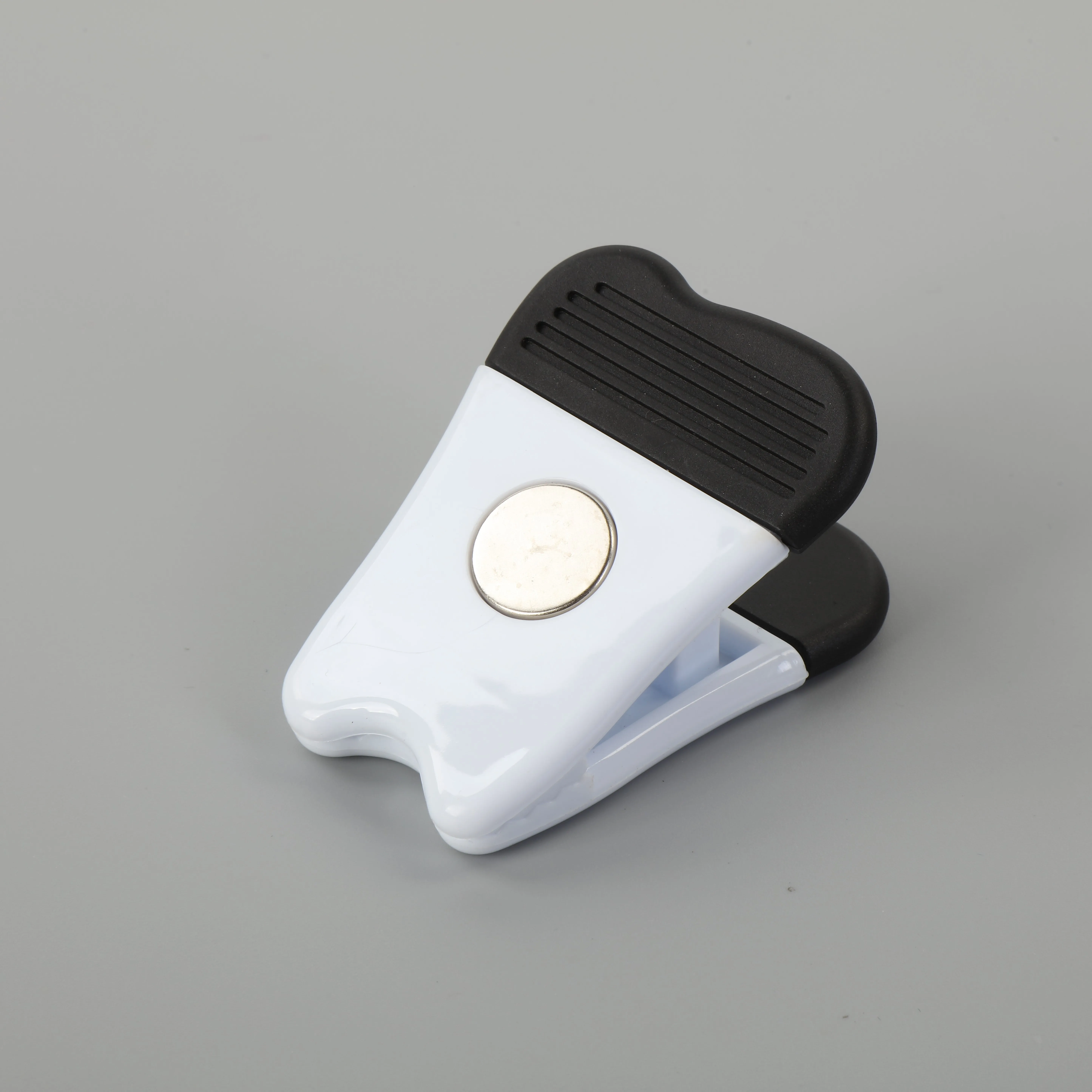 Plastic Office Paper Magnetic Clip For Promotional Gift Memo Clip ...