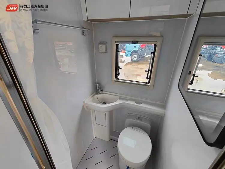 Shacman Truck Camper 2 Bed Camper Automatic Diesel 150hp Air Conditioned Refrigerator Kitchen ...