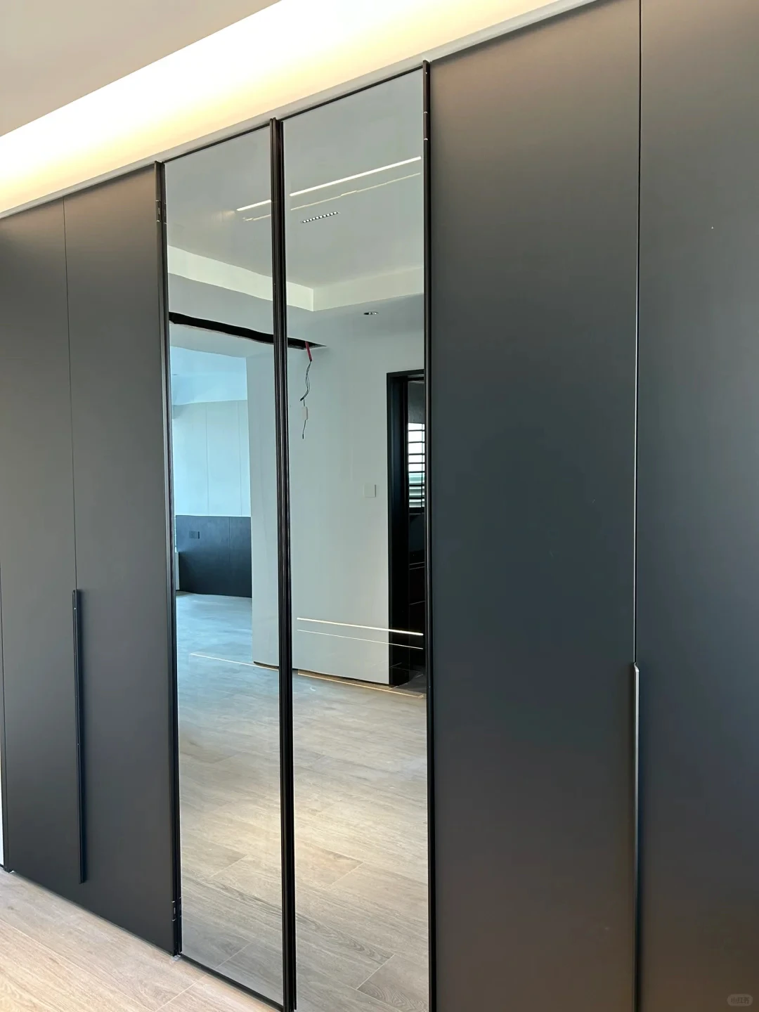 Hyhg-nordic Melamine Wardrobes - Stylish Storage Solutions