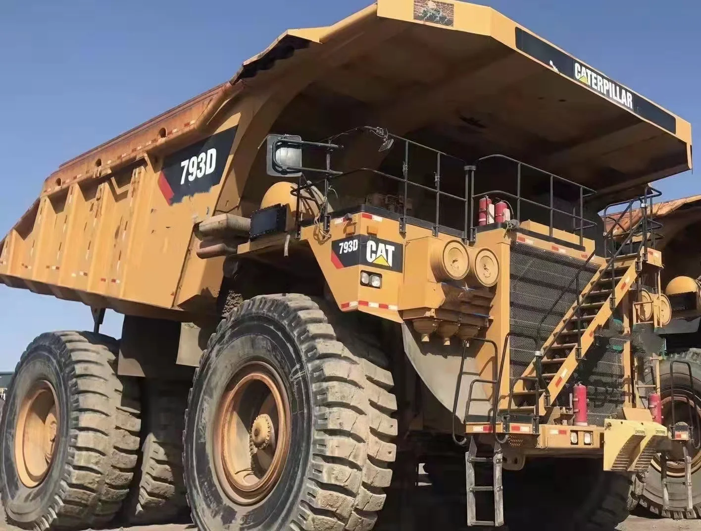 Caterpillar 793D off-Highway Dump Truck - Excellent Condition